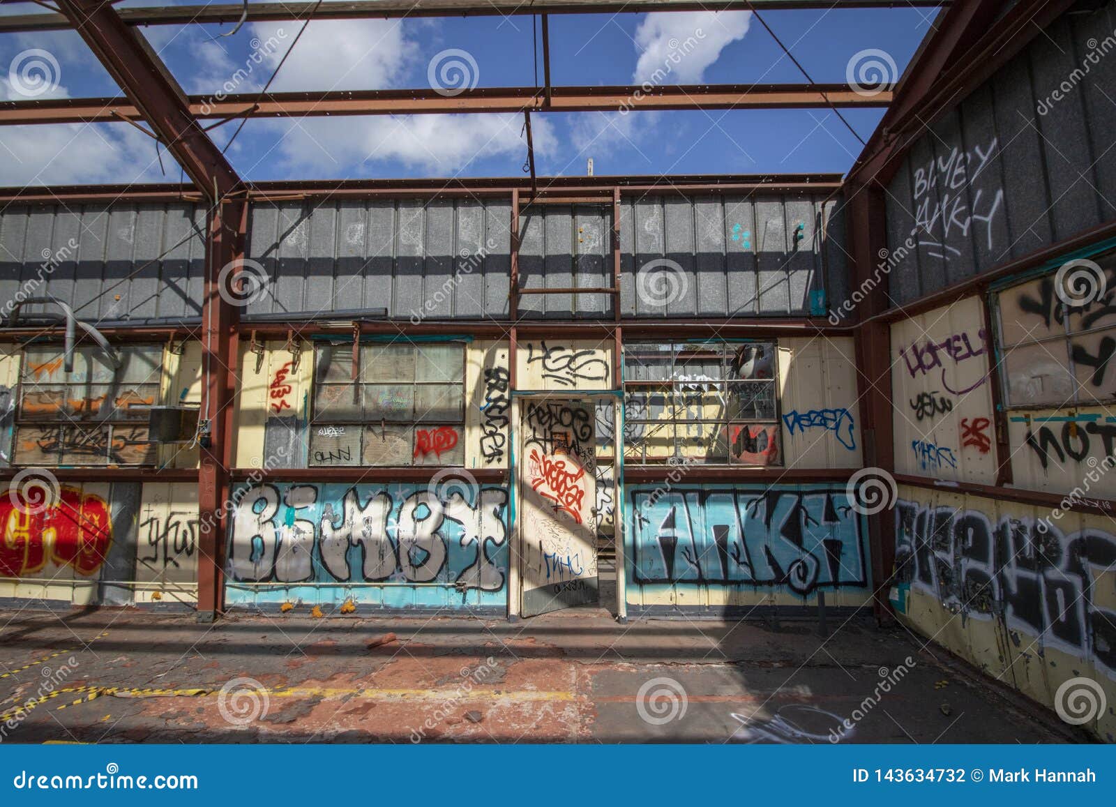 Abandoned Building with Graffiti in California Editorial Photography ...