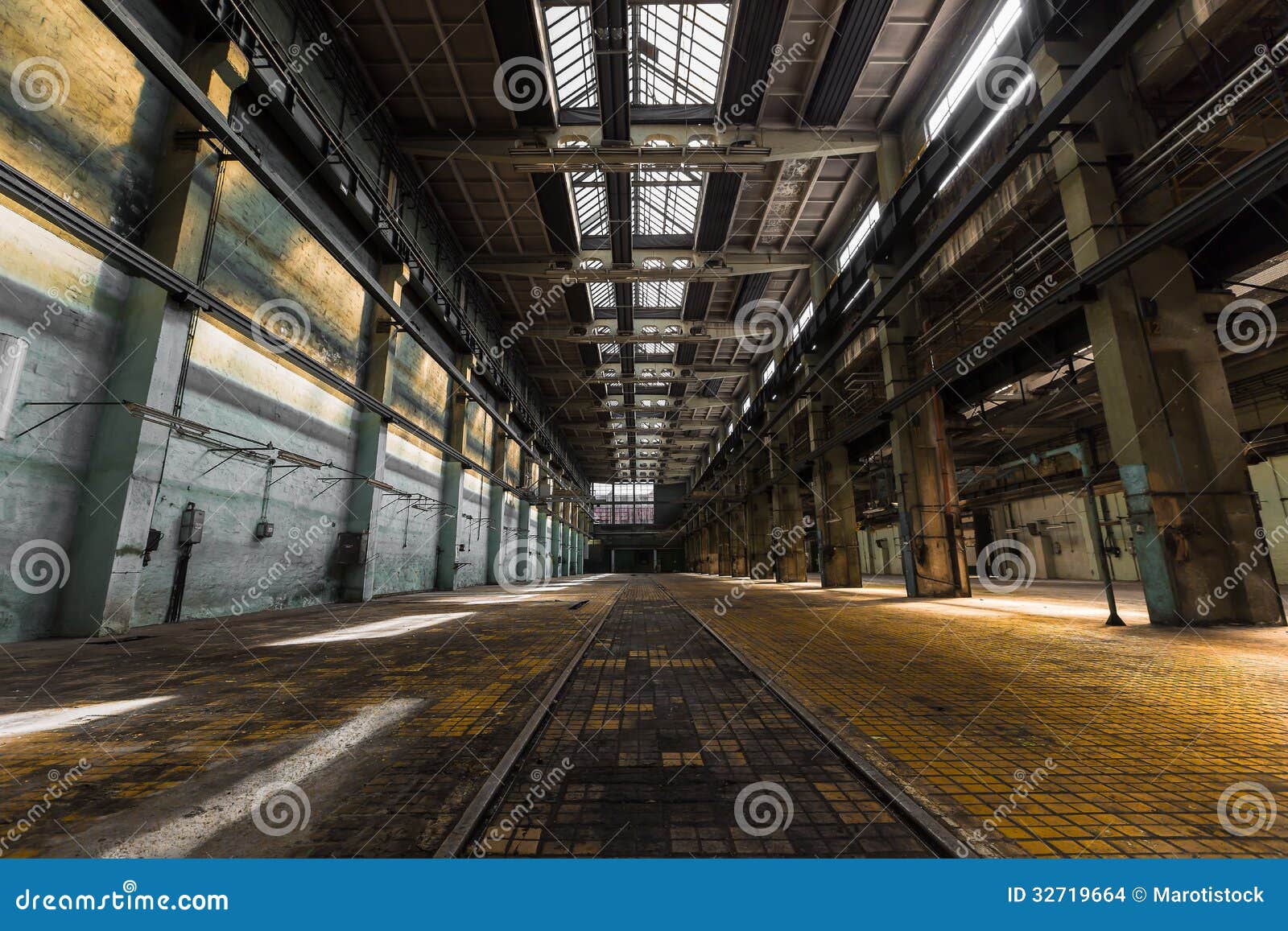 Abandoned Old Vehicle Repair Station, Interior Stock Photo - Image of ...