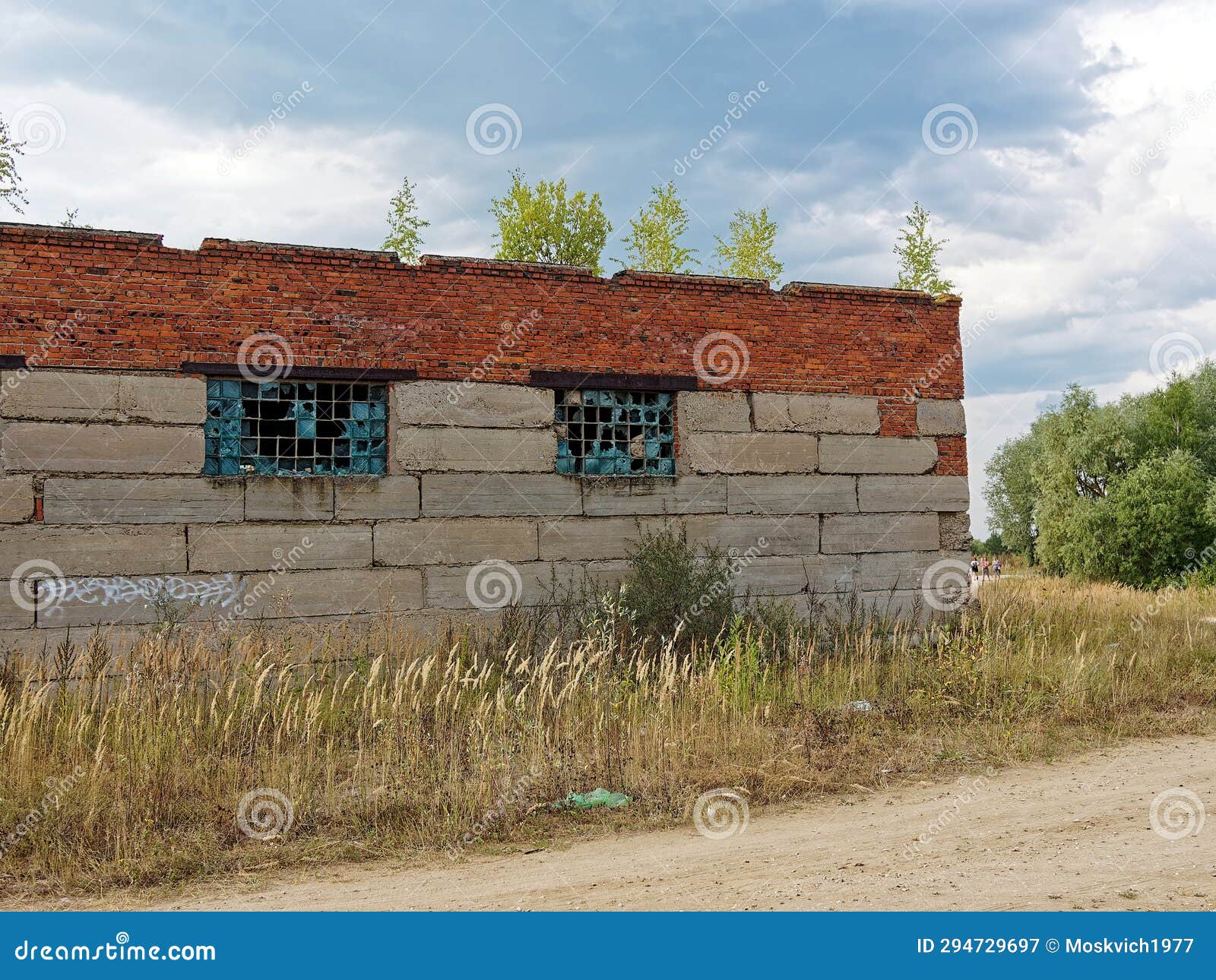 Abandoned One-storey Brick Building Stock Image - Image of shabby ...