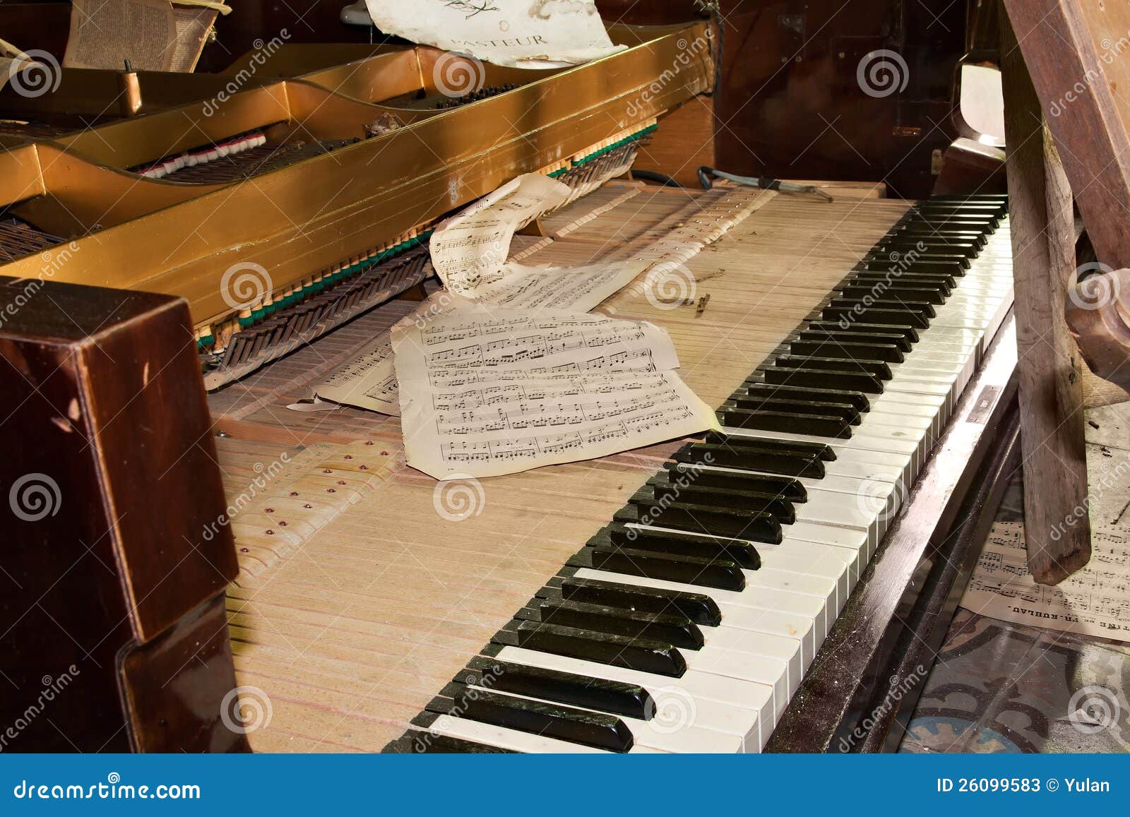 Abandoned piano stock image. Image of corroded, abandoned - 26099583