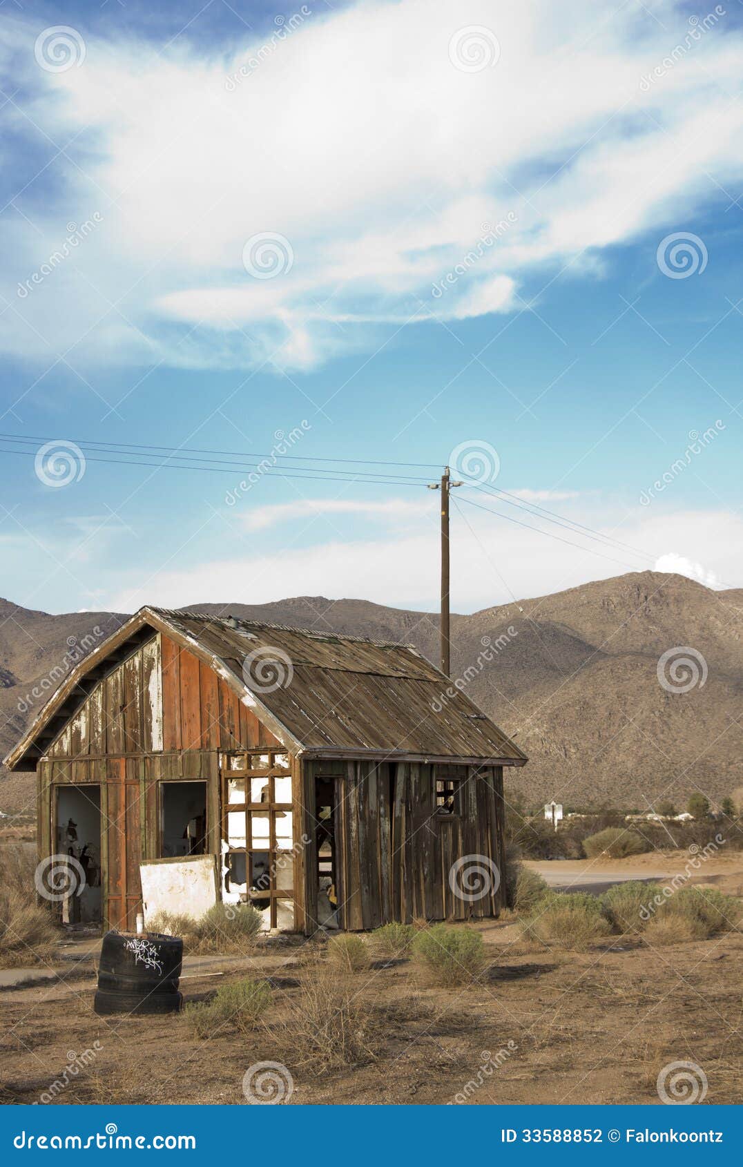 Abandoned Rustic Shack stock photo. Image of house, rural - 33588852