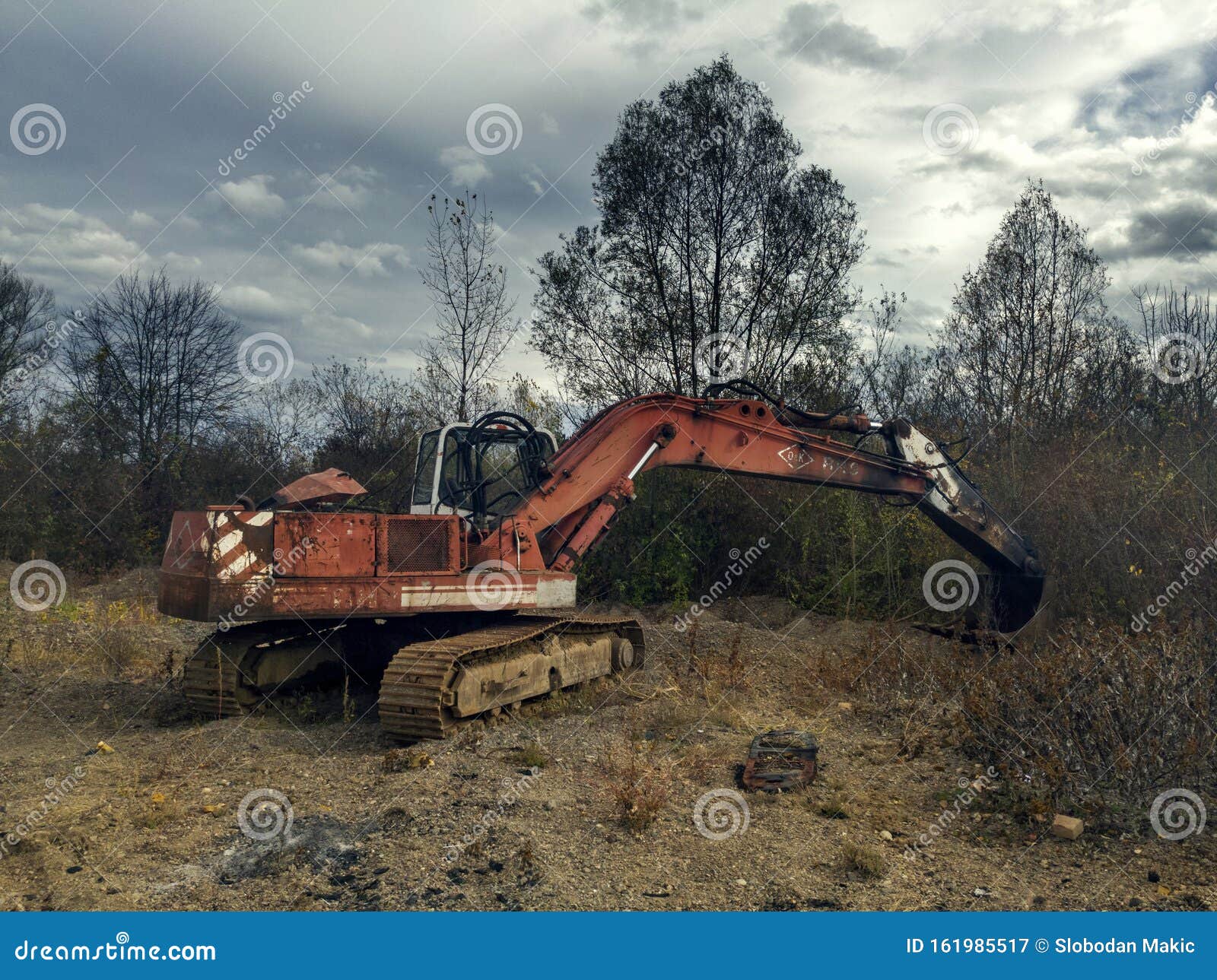 Abandoned Rusty Excavator on the Field Editorial Photography - Image of ...