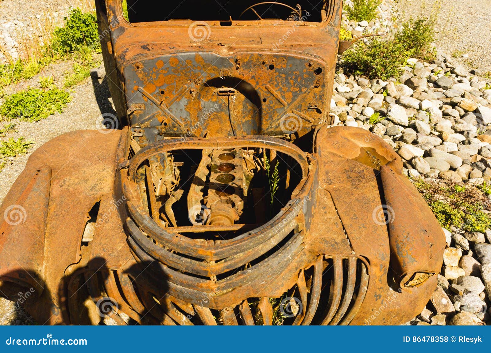 Abandoned Rusty Truck Engine Stock Photo - Image of truck, road: 86478358