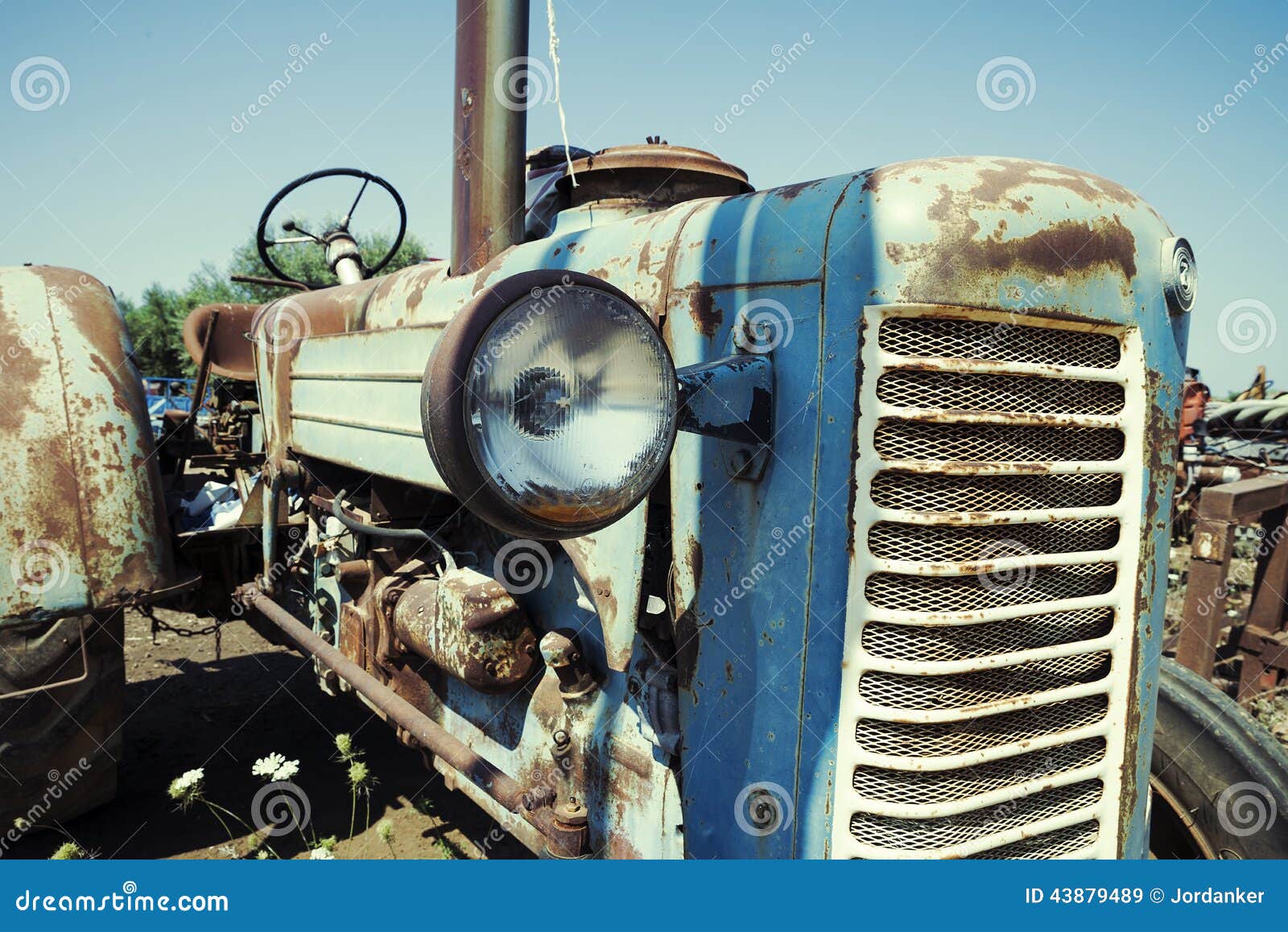 Abandoned Rusty Vintage Tractor Editorial Stock Image - Image of engine ...