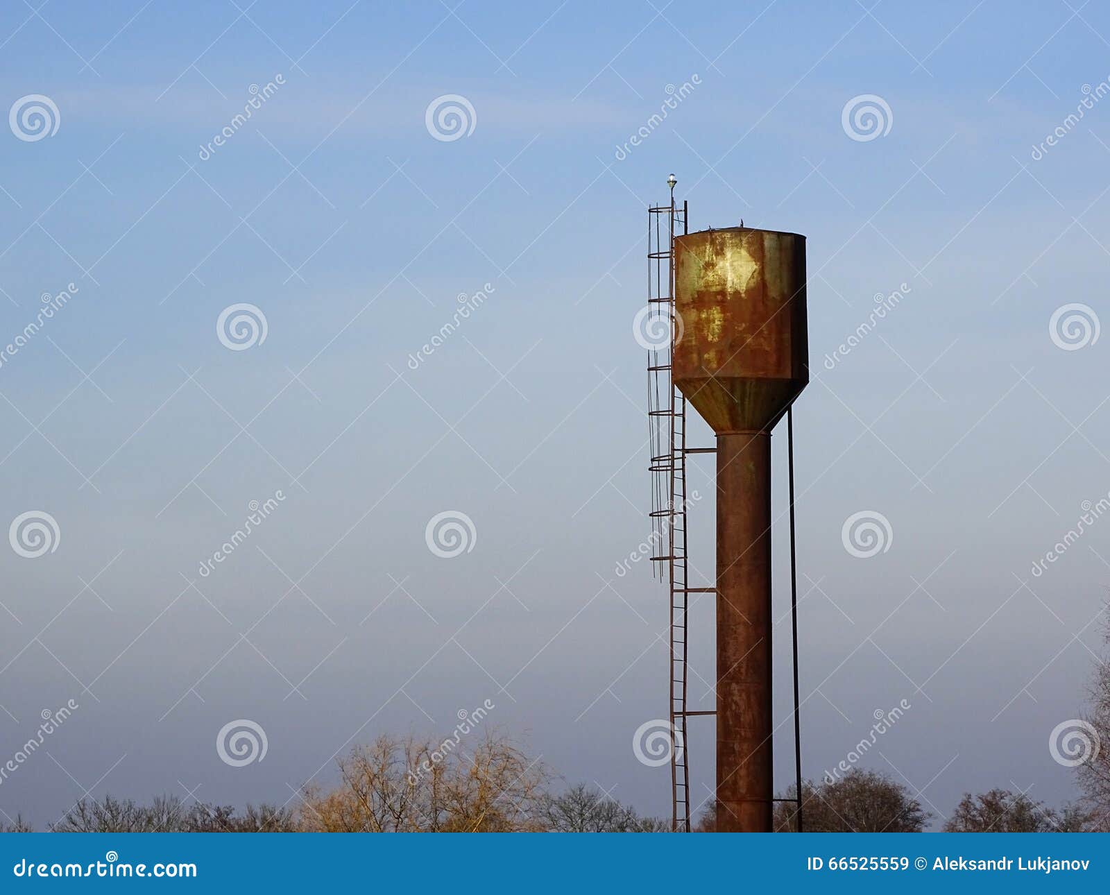 Abandoned Rusty Water Tower Stock Image - Image of water, construction ...
