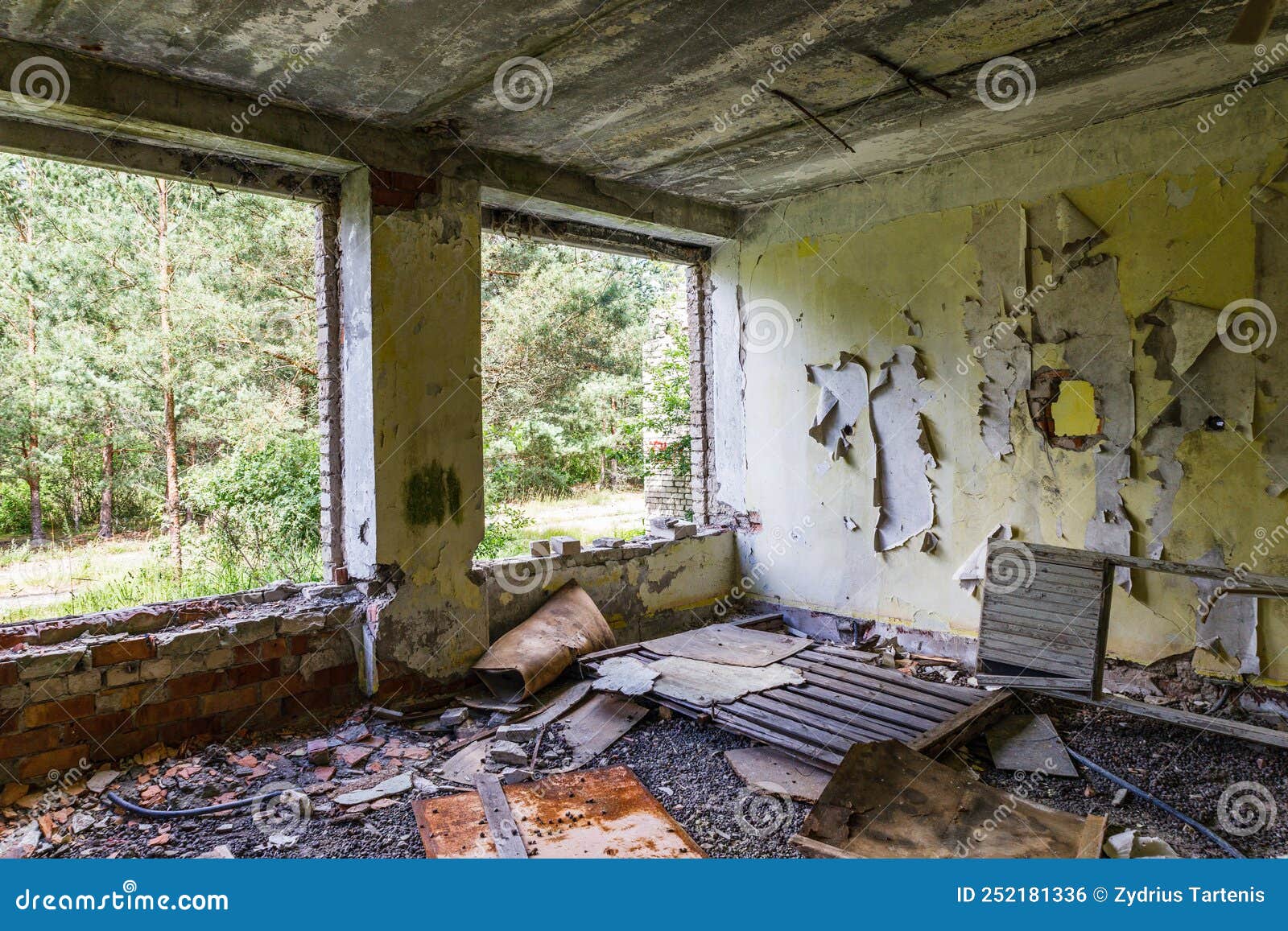 Secret Soviet Antenna Hidden In Chernobyl Zone Called DUGA Radar Stock ...