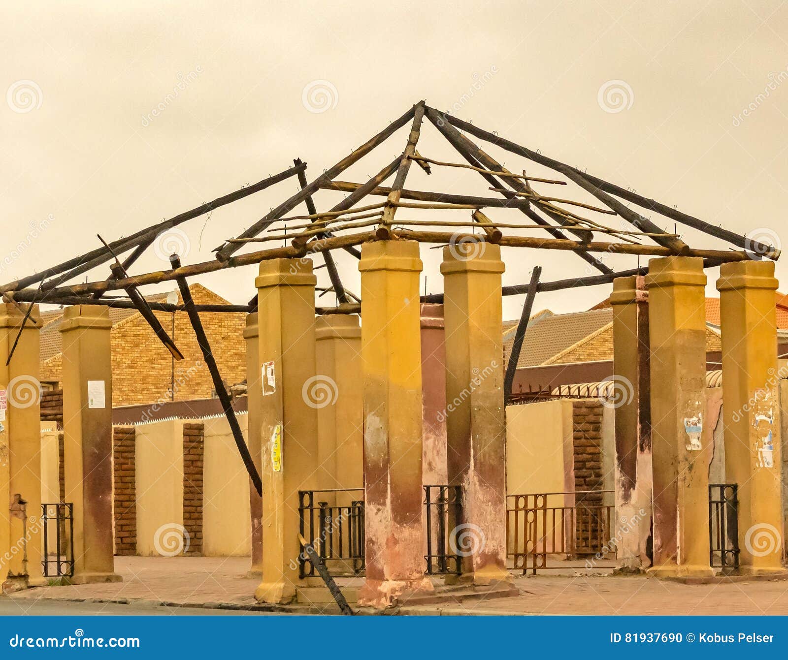 Abandoned Structure Image | CartoonDealer.com #81937690