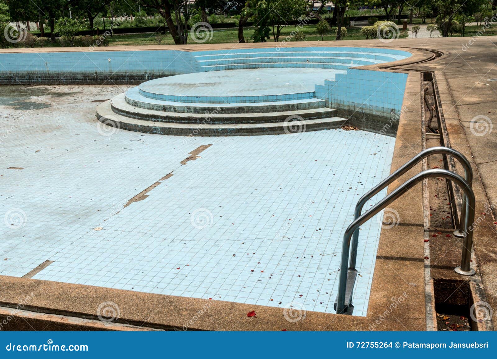 Abandoned swimming pool stock photo. Image of dangerous - 72755264