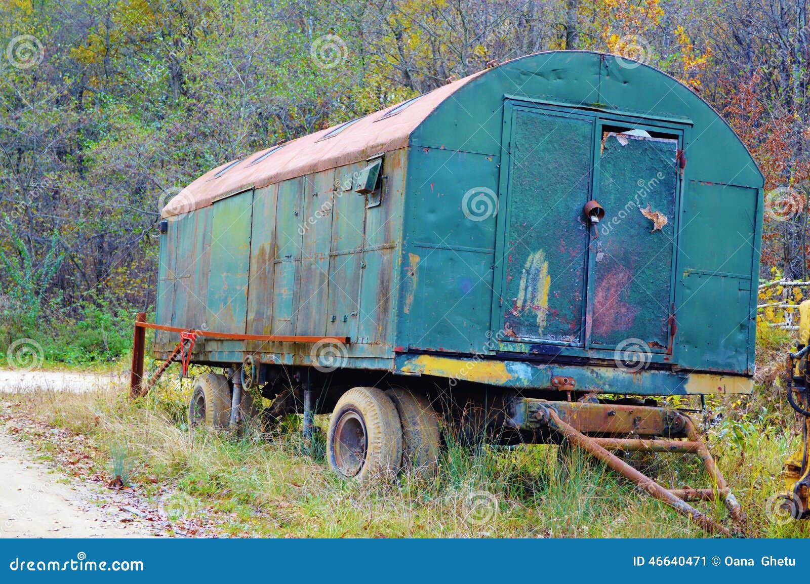 Abandoned trailer stock image. Image of trailer, tree - 46640471