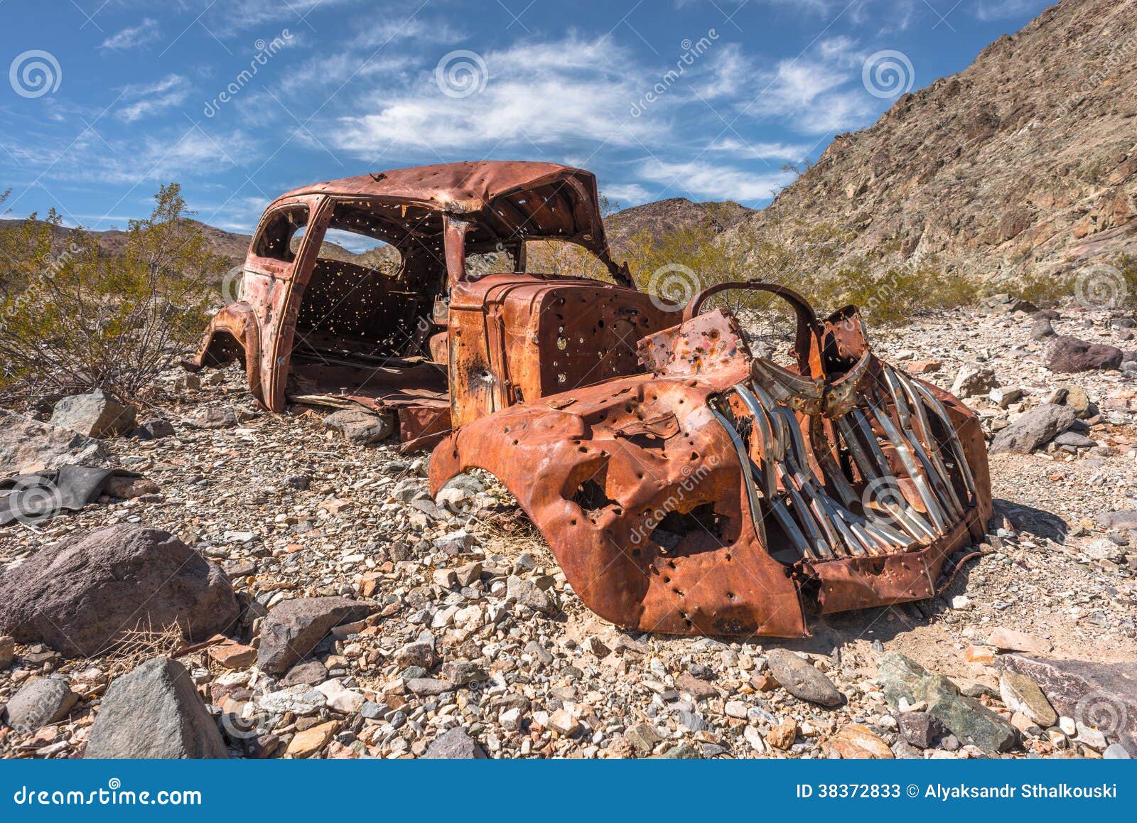 Abandoned Vintage Rusty Car Stock Image - Image of desert, rusting ...