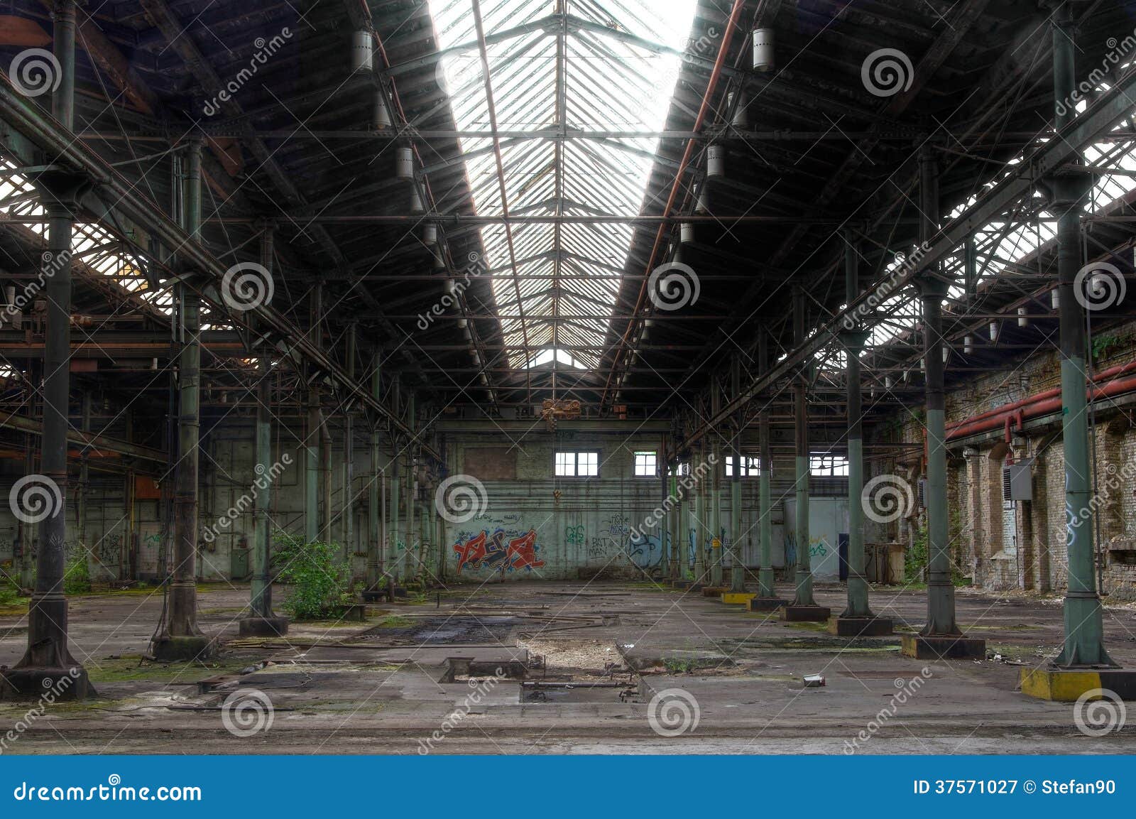 Abandoned Warehouse stock image. Image of dirt, factory - 37571027