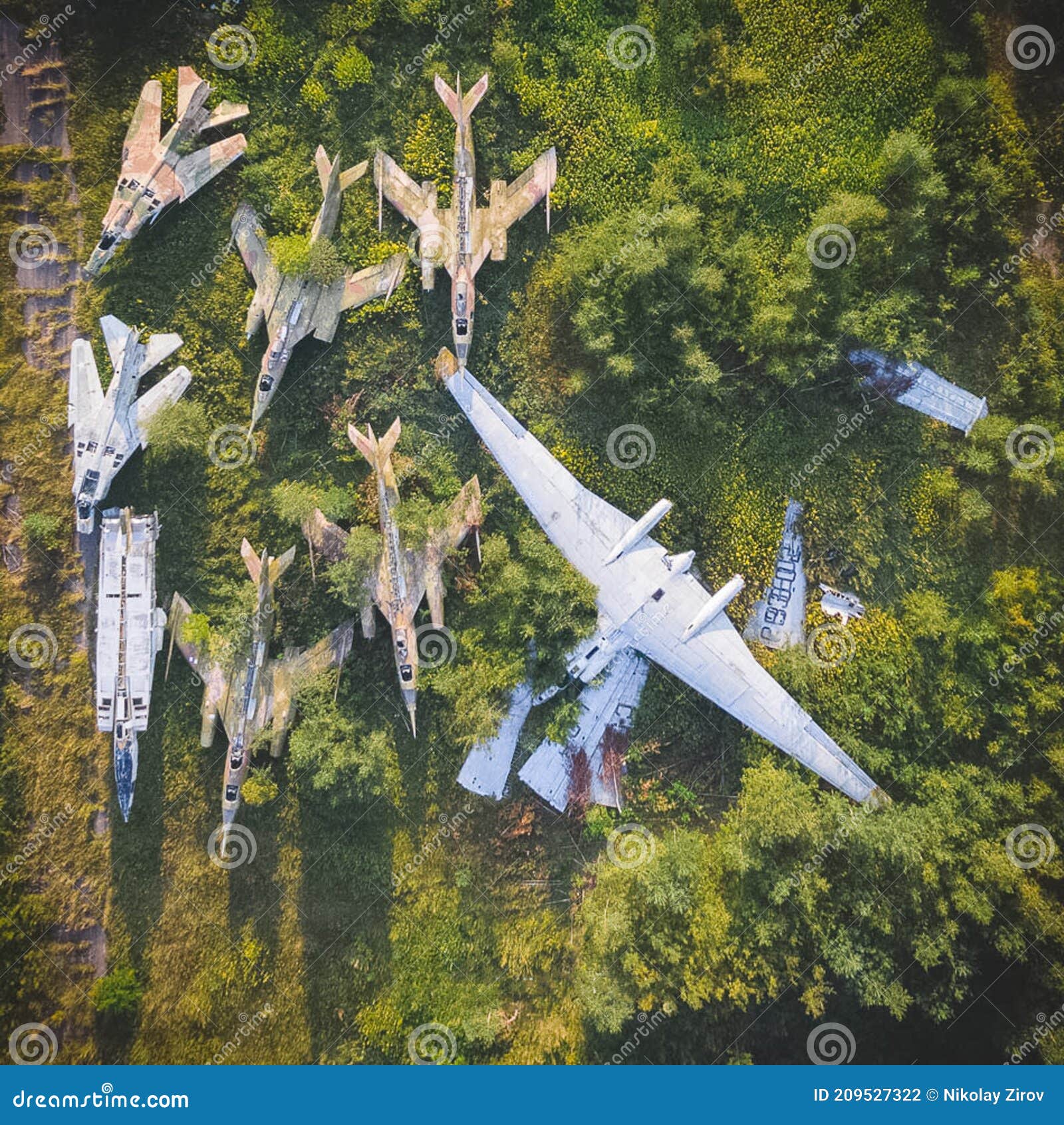 Abandoned Warplanes. Old Airfield Stock Photo - Image of bomber, motor ...
