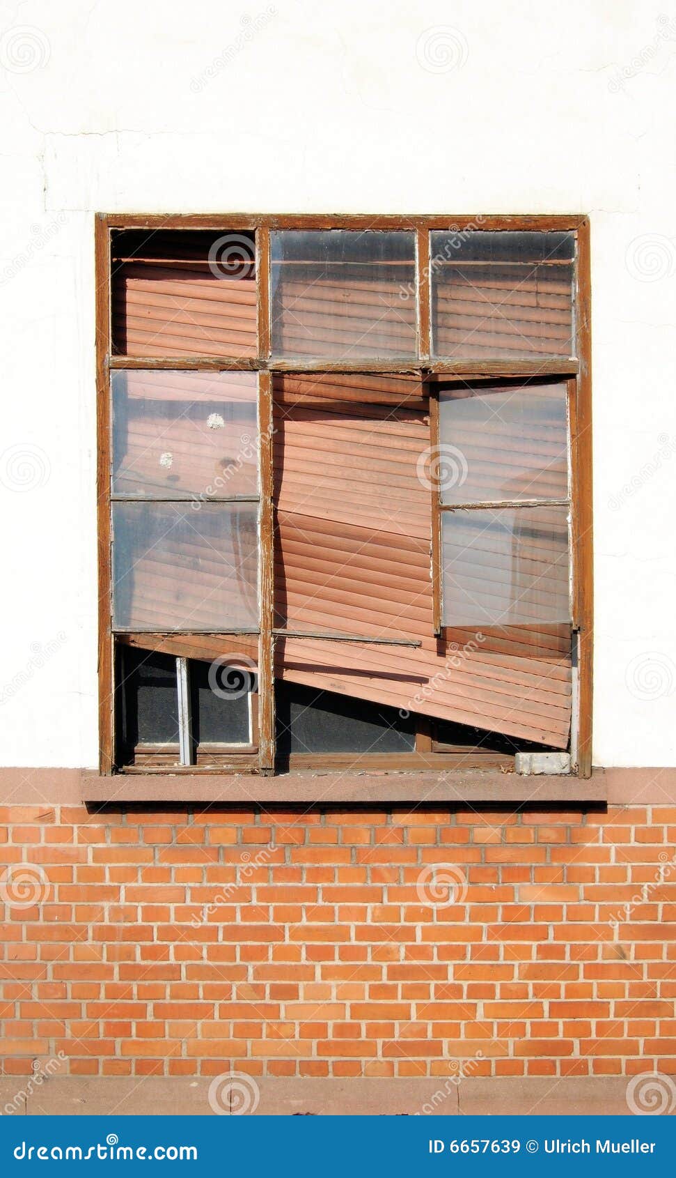 Abandoned window stock image. Image of architecture, brick - 6657639