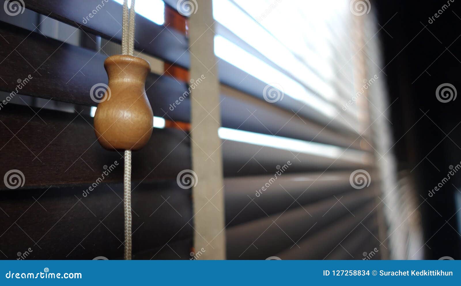 Abat-jour En Bois De Windows D'abat-jour De Volets Photo stock - Image ...