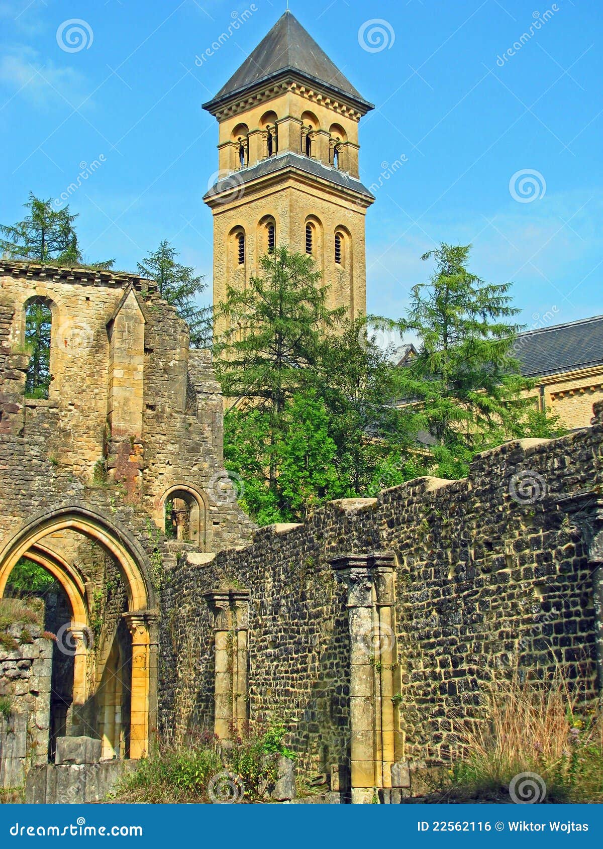 Abbaye d'Orval (Belgique) photo stock. Image du vieux - 22562116