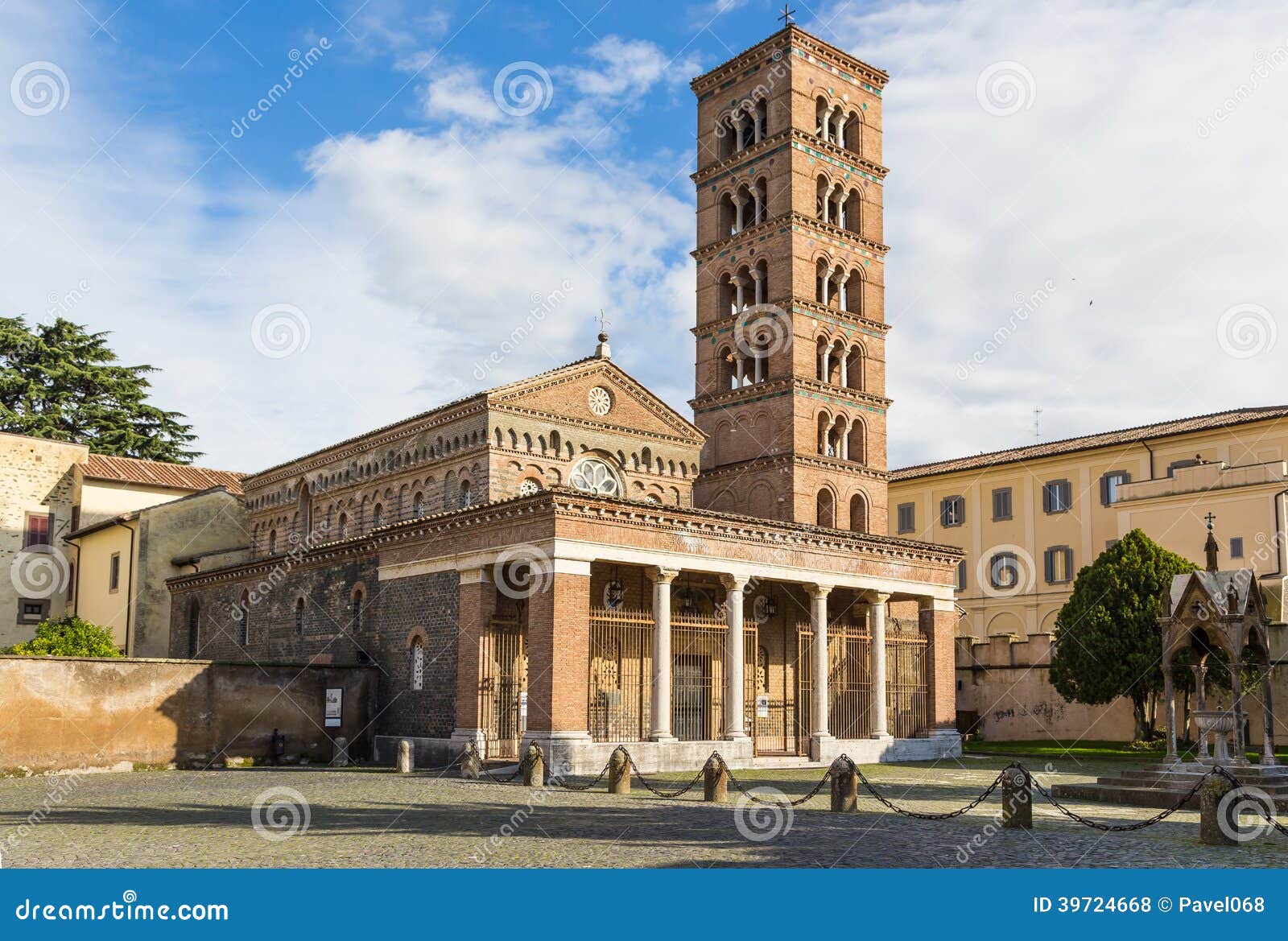 Abbazia Di Santa Maria in Grottaferrata, Italia Fotografia Stock ... Abbazia Di Santa Maria in Grottaferrata, Italia Fotografia Stock ...