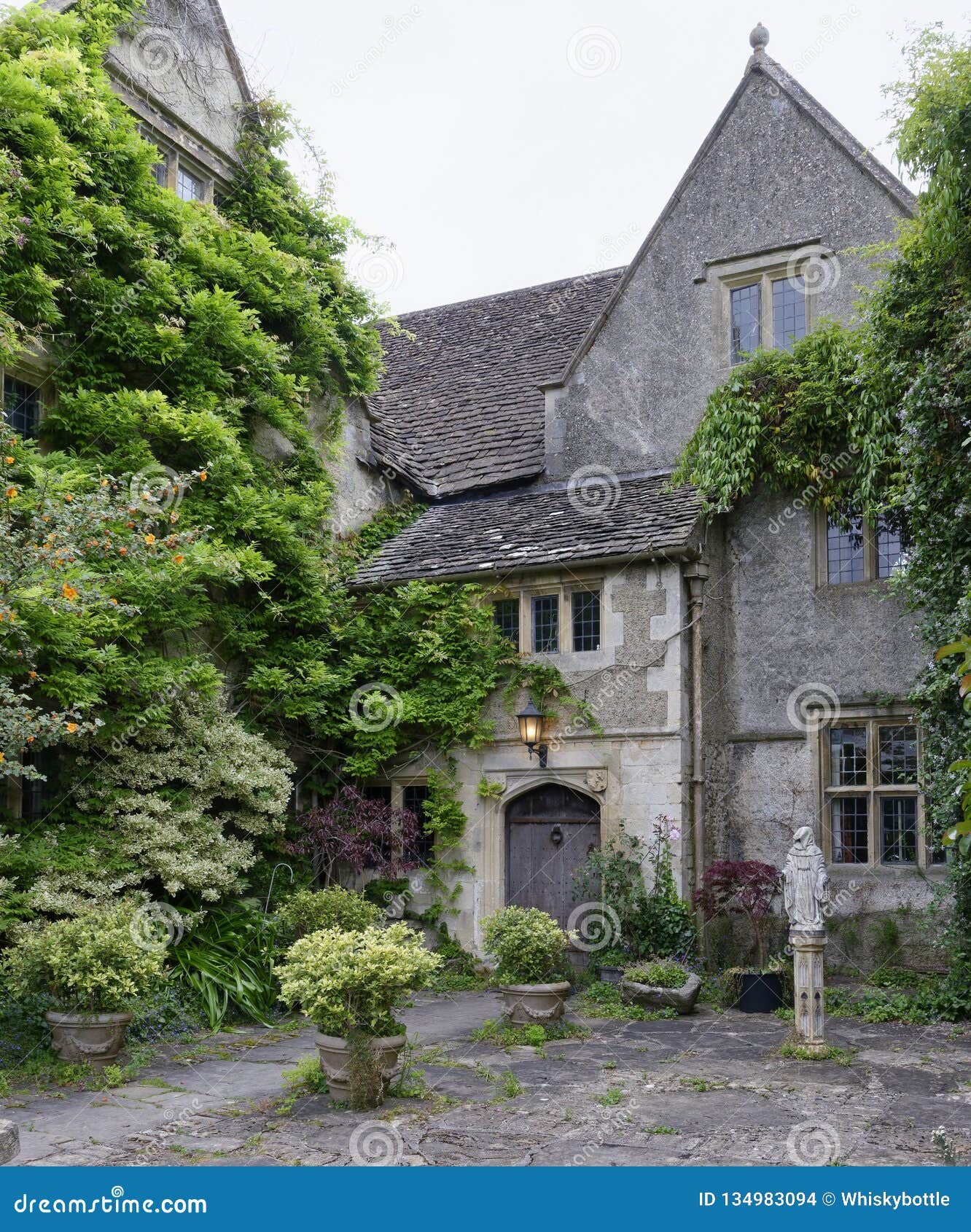 Abbey House, Malmesbury stock foto. Image of traditioneel - 134983094