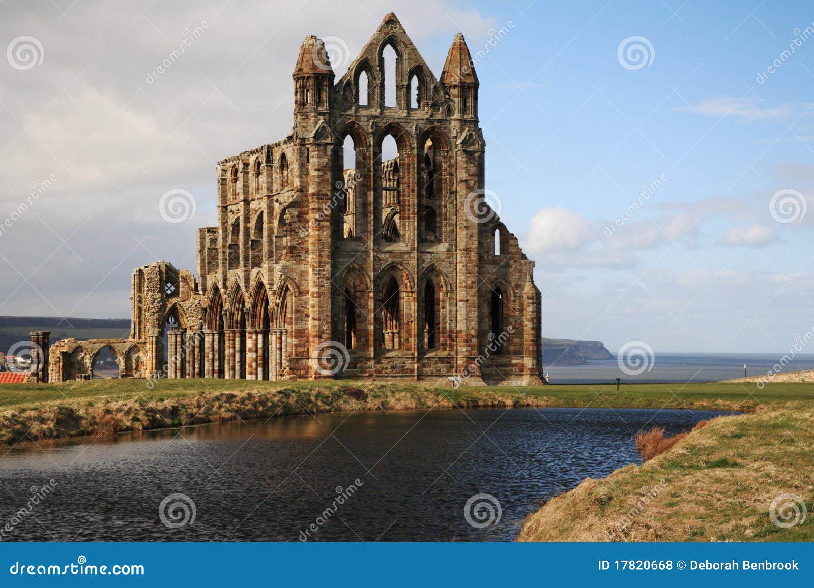 The Abbey at Whitby stock photo. Image of landmark, england - 17820668