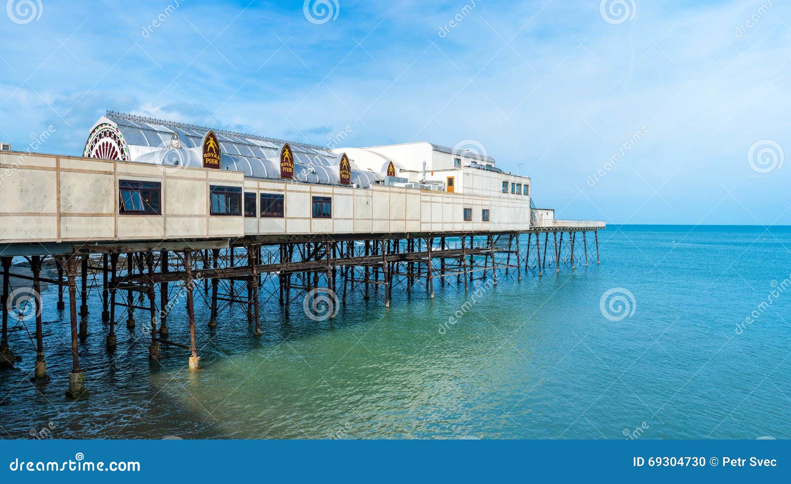 Aberystwyth Royal Pier editorial image. Image of aberystwyth - 69304730