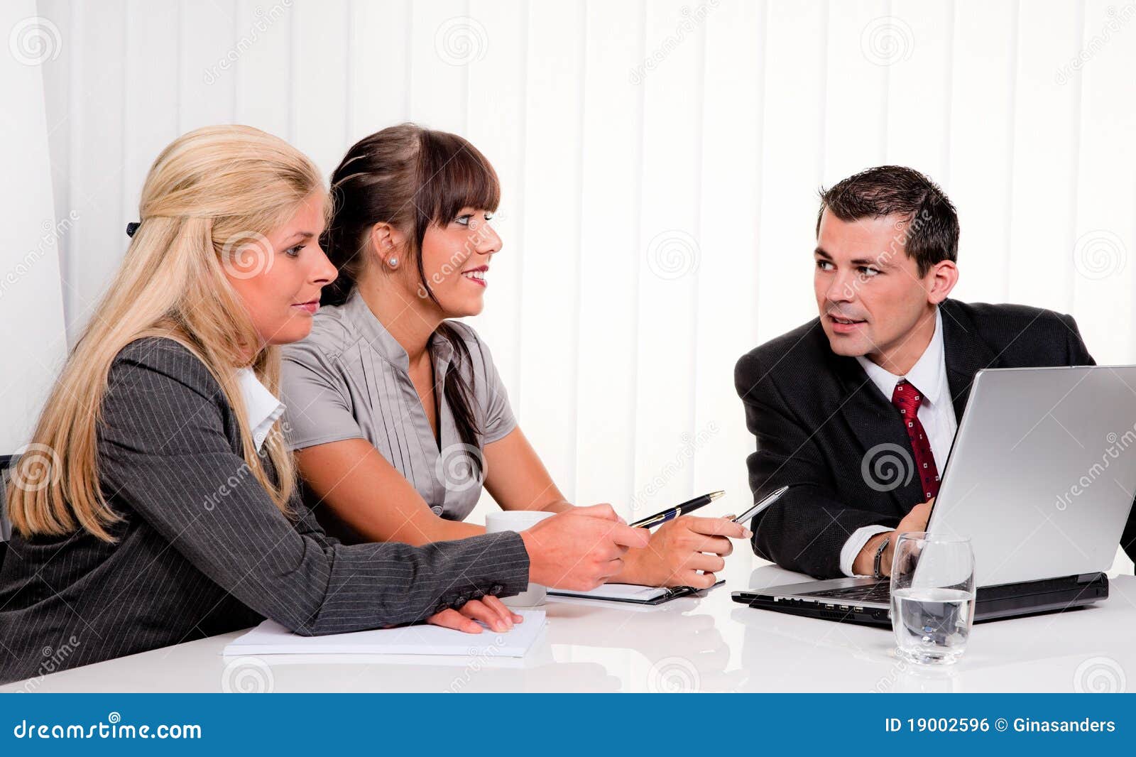 Abfrage. stockfoto. Bild von vermittlung, querneigungen - 19002596