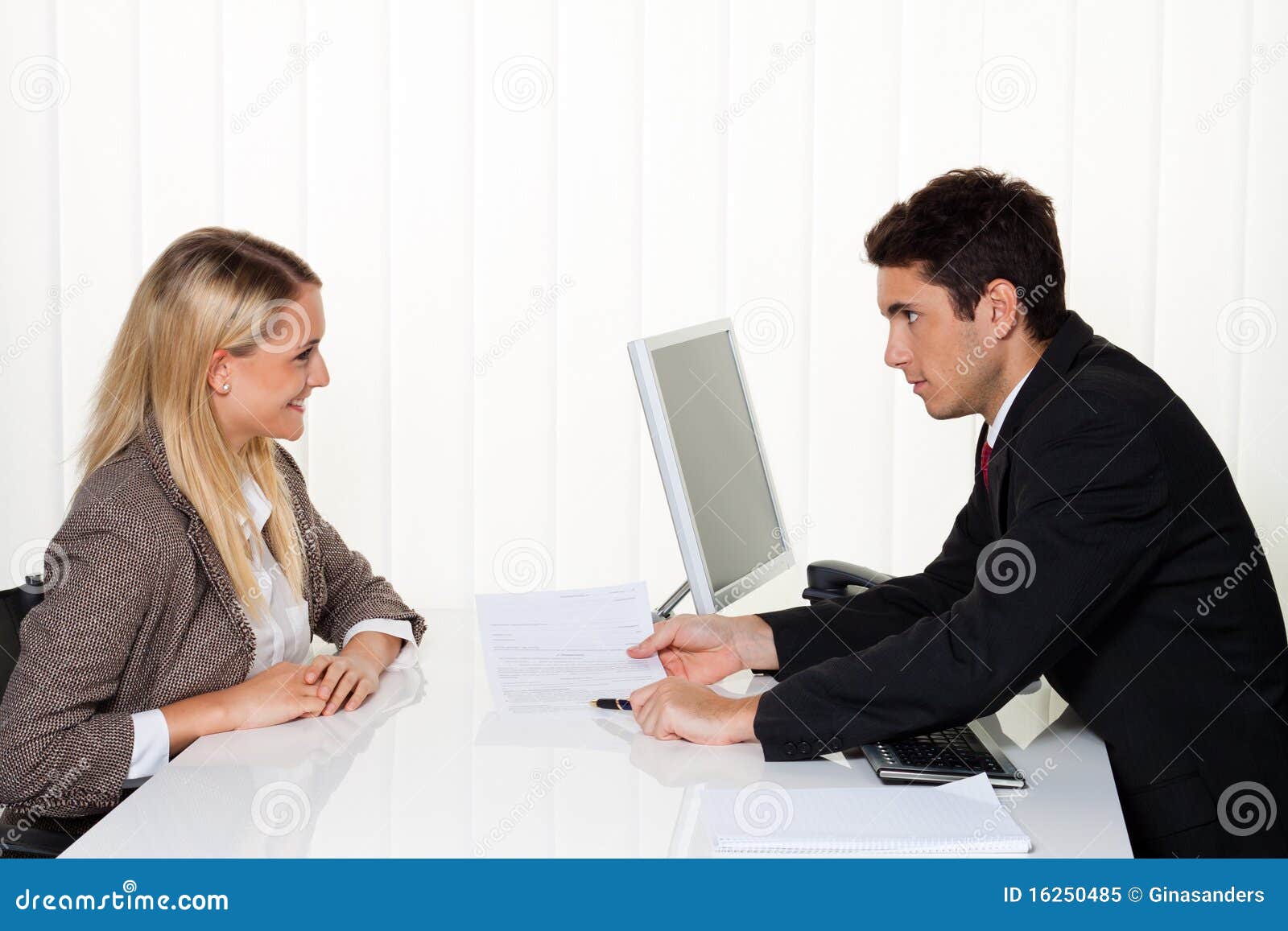 Abfrage. Abfrage Und Diskussion Stockbild - Bild von notare, menschlich ...