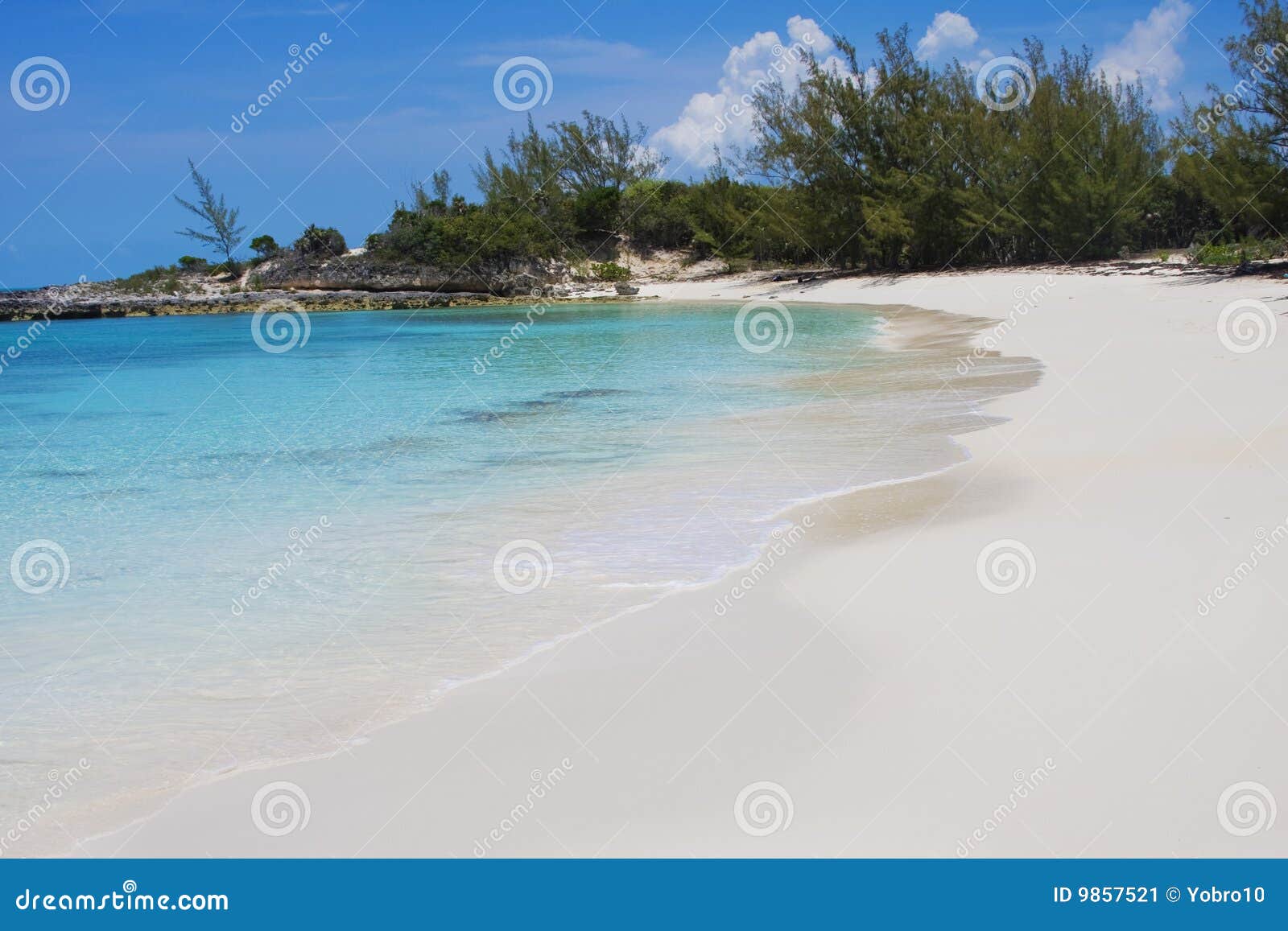 Abgelegener Bahamas-Strand stockbild. Bild von idyllisch - 9857521
