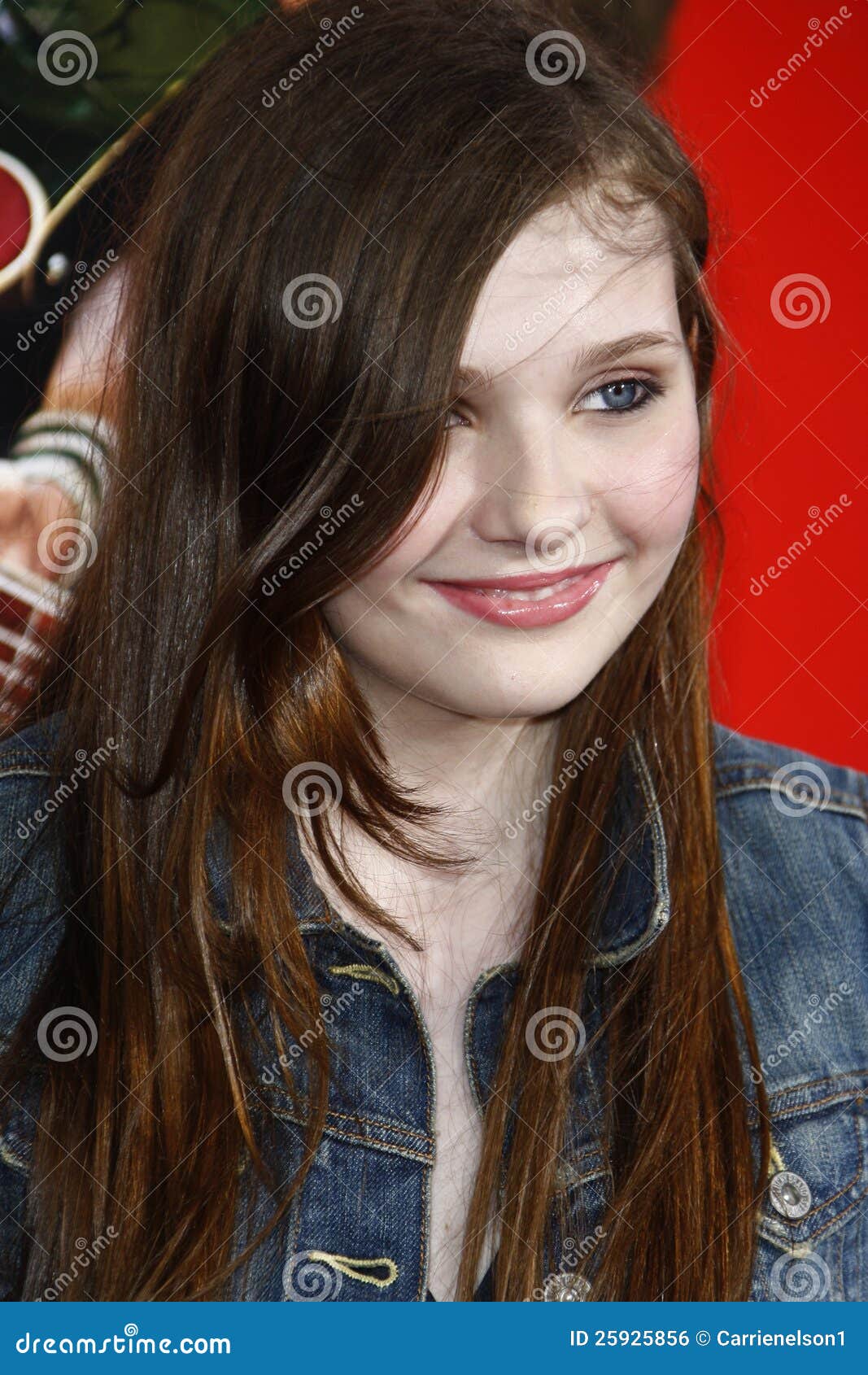 Abigail Breslin editorial photo. Image of scott, angeles - 25925856