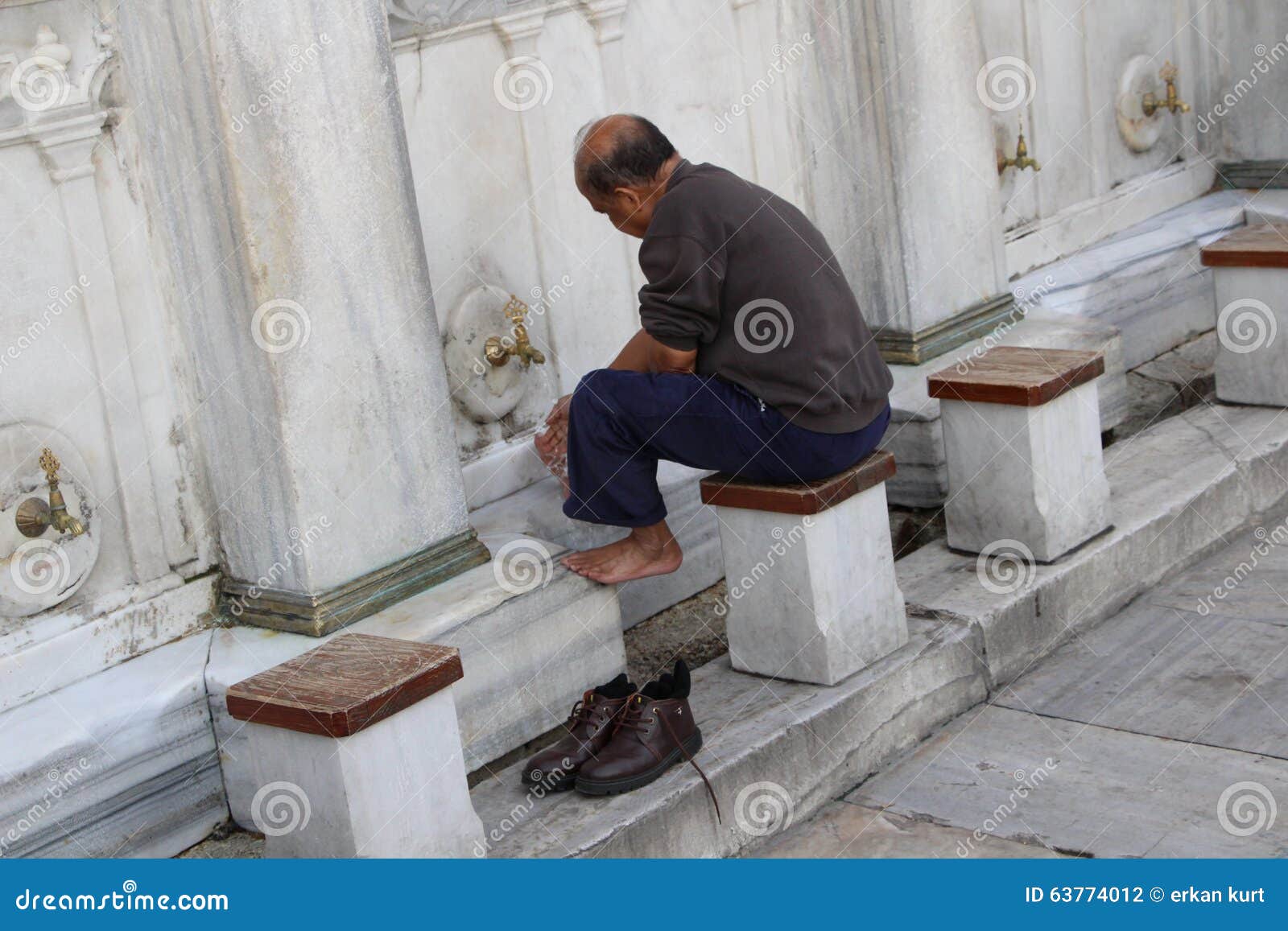 Ablution Musulmane D'hommes Photographie éditorial - Image du prière ...
