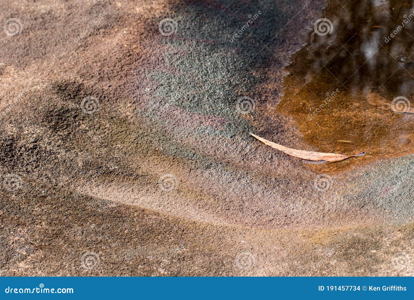 Aboriginal Axe Sharpening Grooves Stock Photo - Image of platform ...