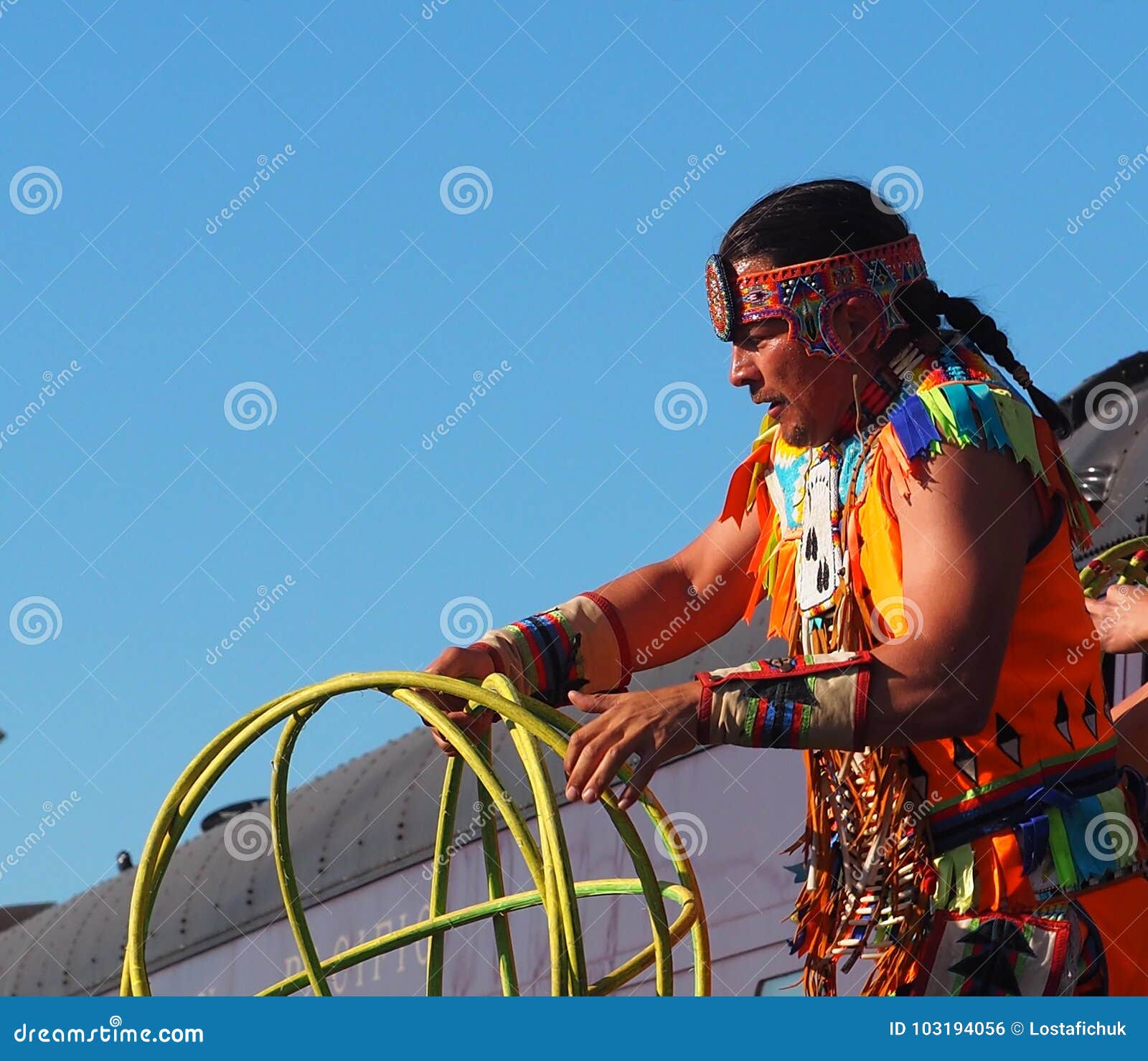 Aboriginal Hoop Dancer editorial photo. Image of traditional - 103194056