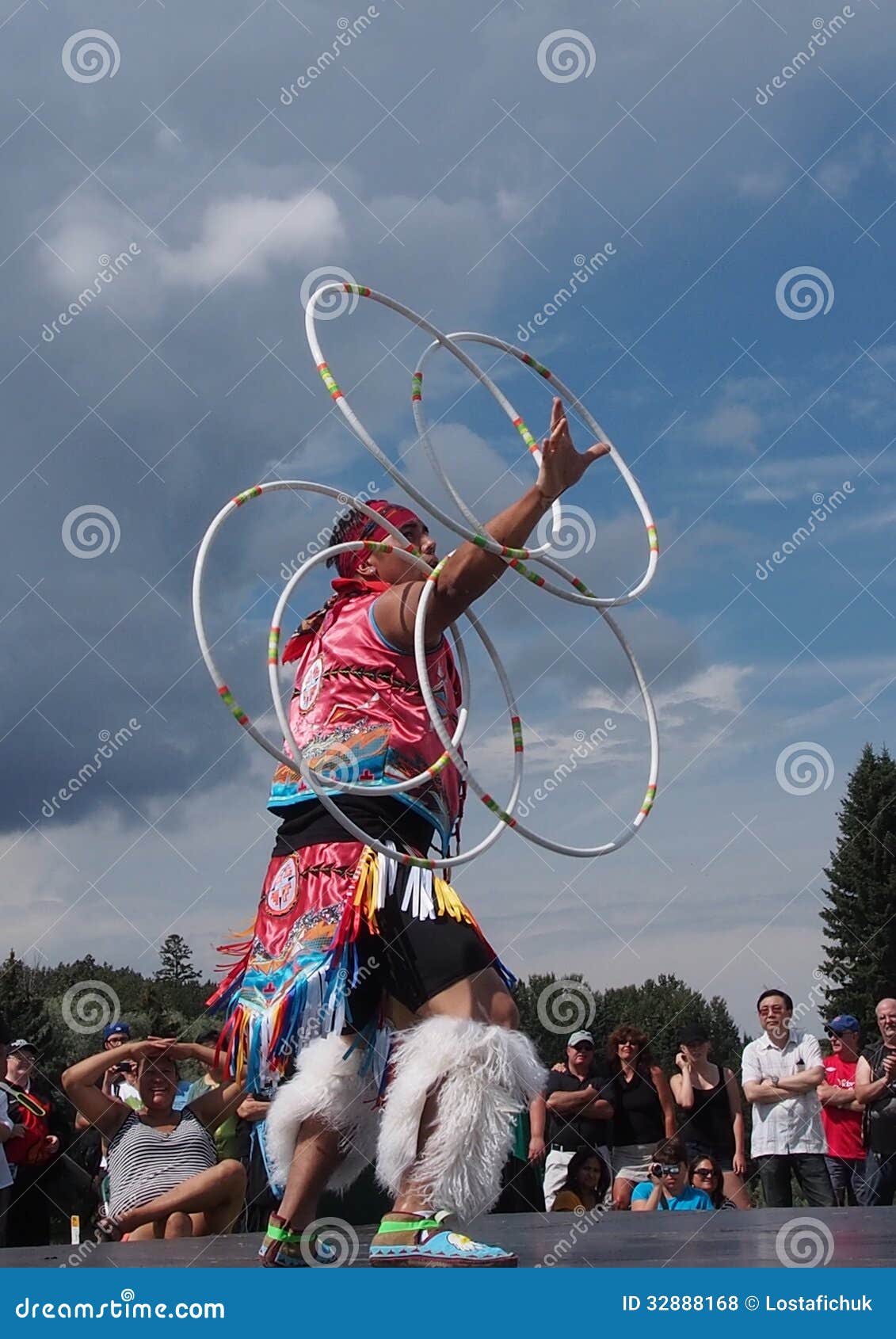 Aboriginal Hoop Dancer at Heritage Days Edmonton Alberta 2013 Editorial ...
