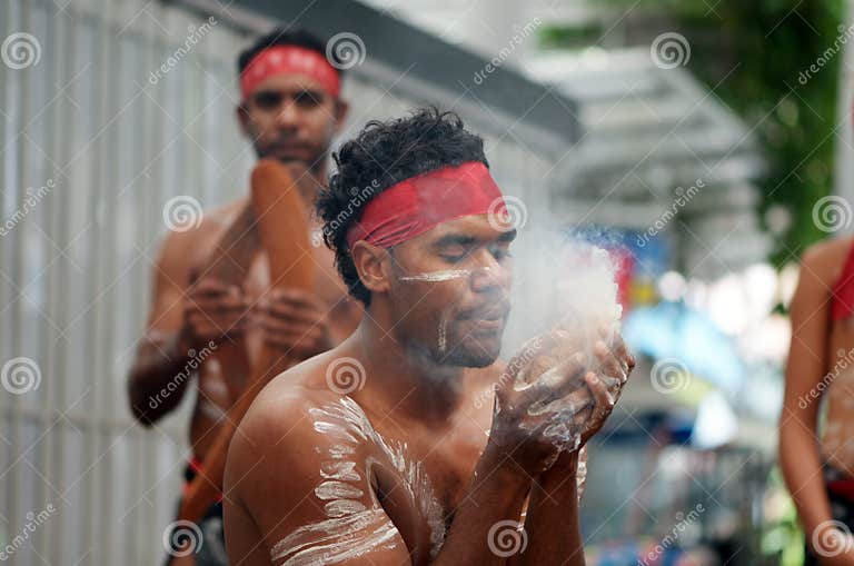 Aboriginal making fire editorial stock photo. Image of song - 23739073