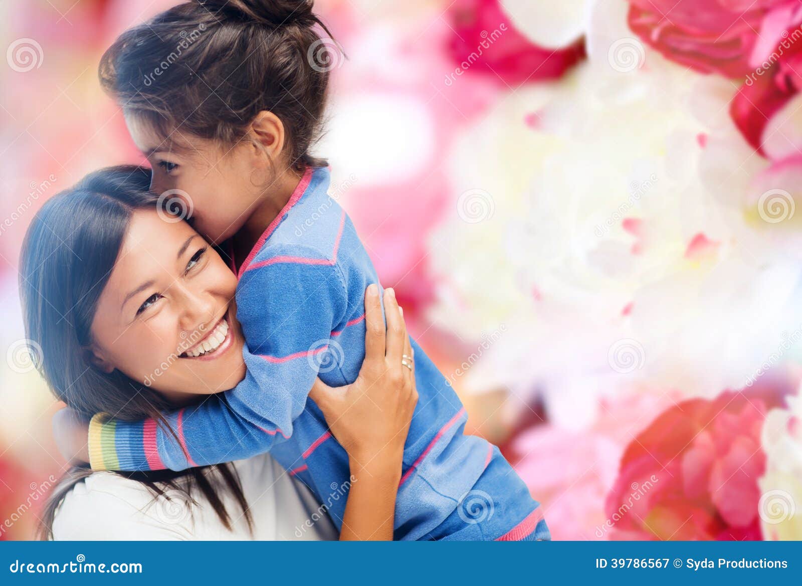 Abrazo De La Madre Y De La Hija Imagen de archivo - Imagen de amor, deslumbrante: 39786567