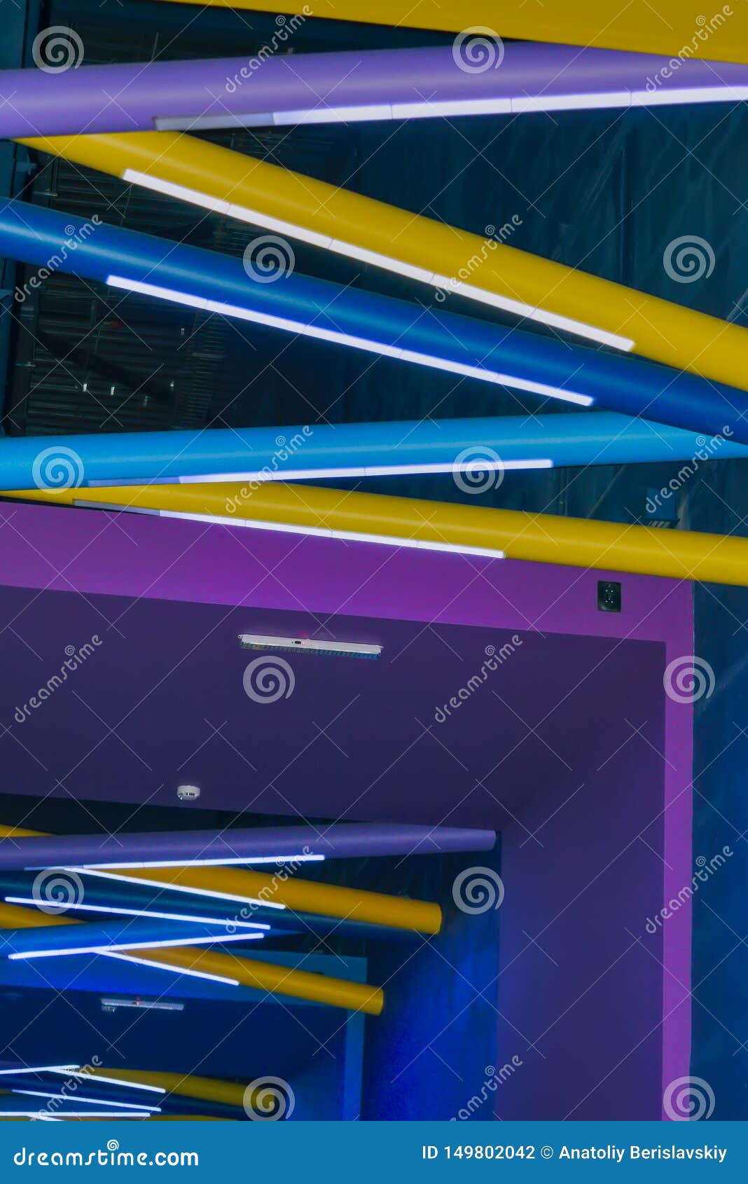 Abstract Background Ceiling Structures with Fluorescent Light Elements ...