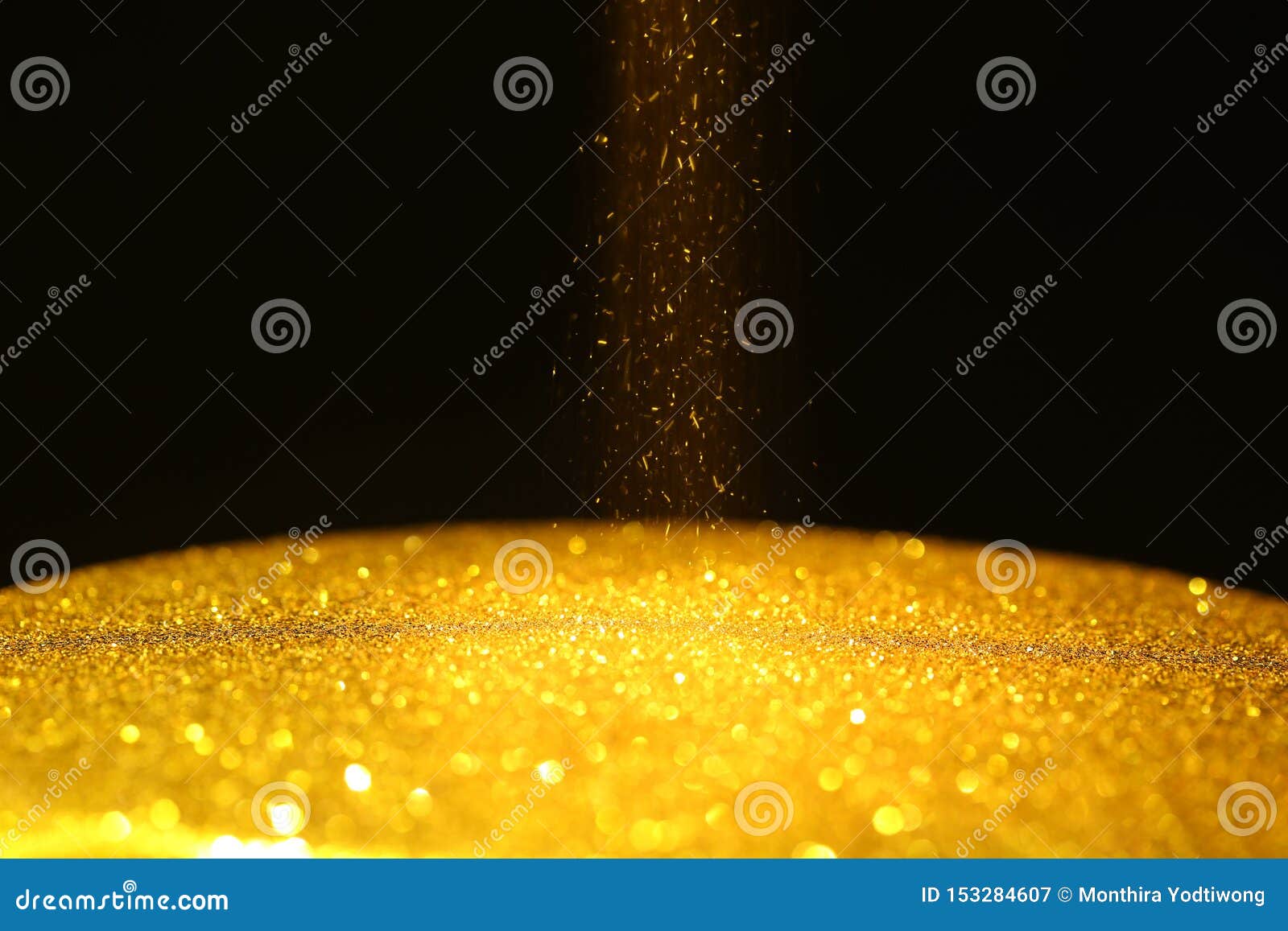 Abstract Background of Sprinkle Gold Dust with Glitter Lights on Black ...