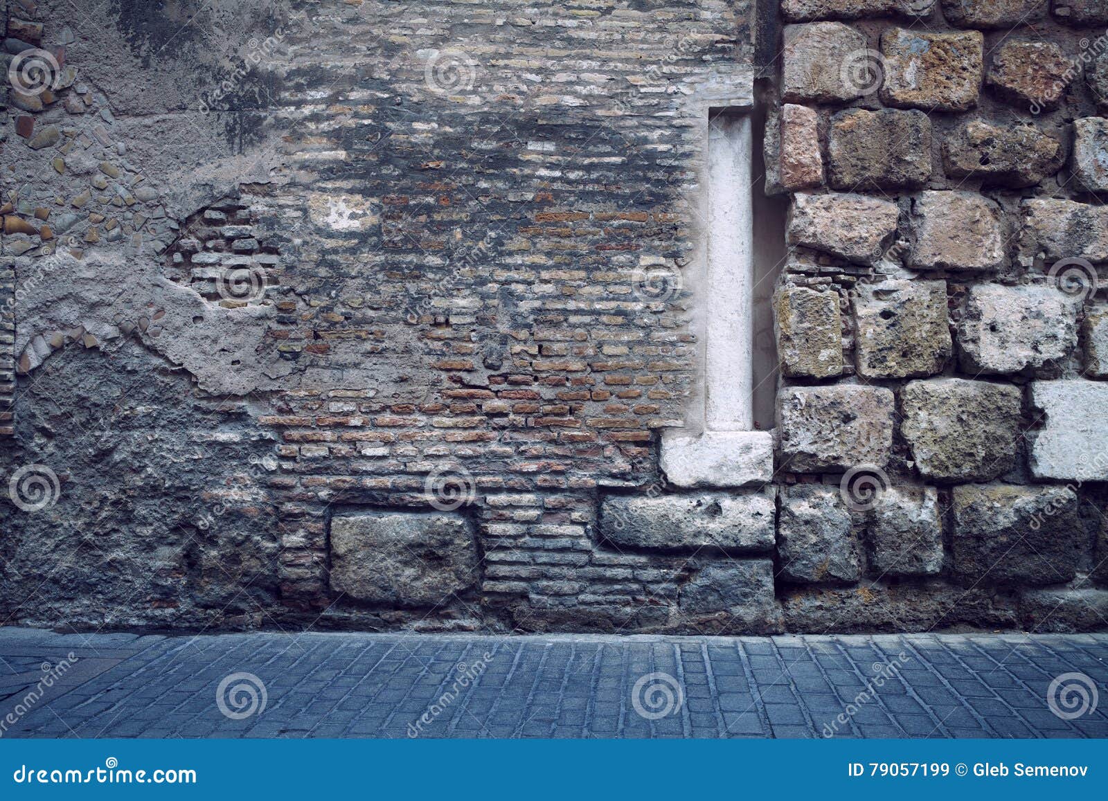 Abstract Brick Wall Column Pavers Stock Image - Image of dirty, cracked ...