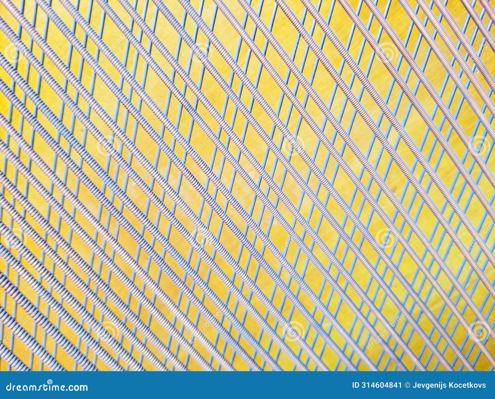 Abstract Geometric Pattern of Intertwined Copper Wires on Shiny Gold ...