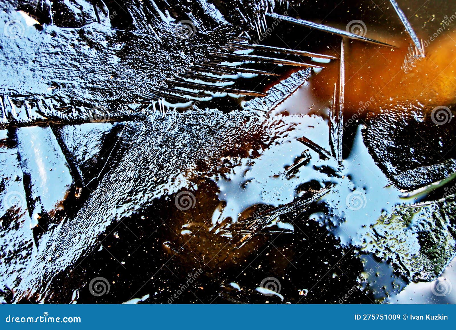 Abstract Ice Pattern and Drawing Appearing on the Surface of the Water ...