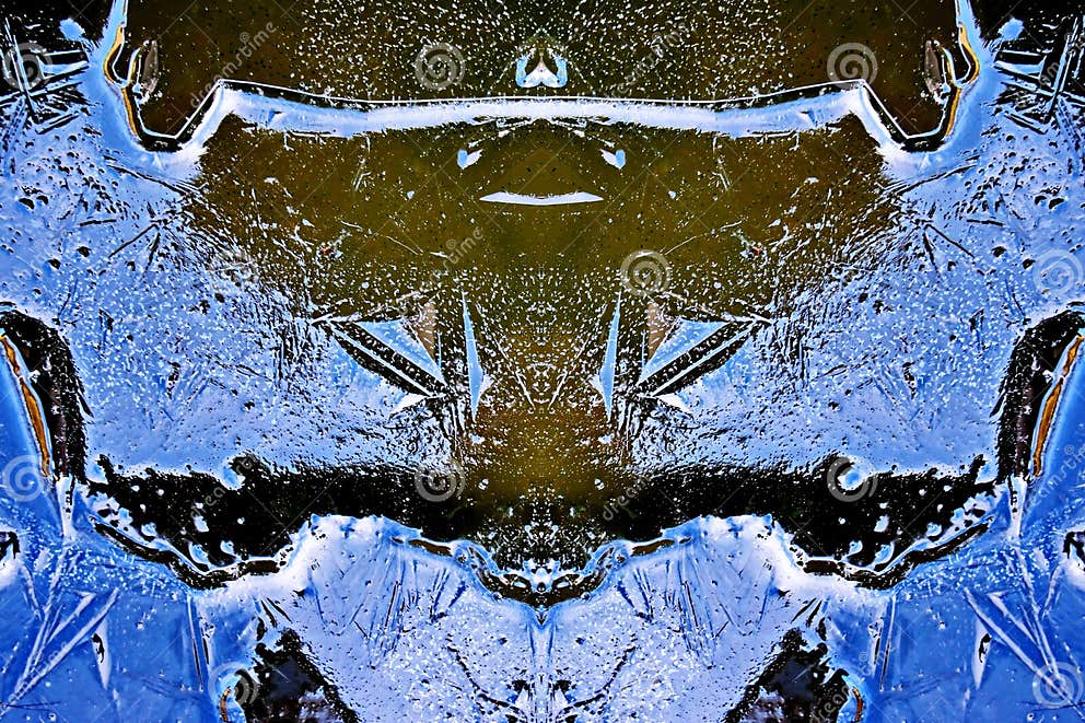 Abstract Ice Pattern and Drawing Appearing on the Surface of the Water ...