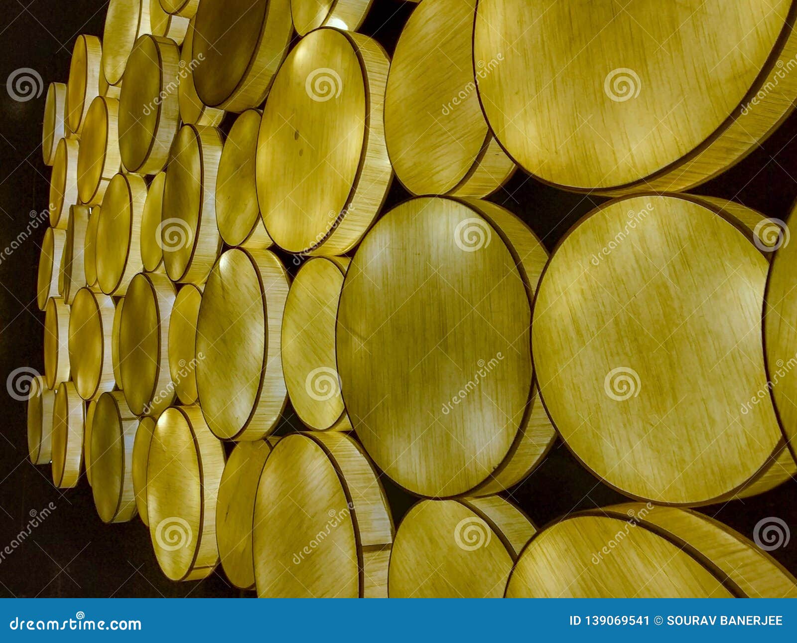 Abstract Light Decoratives Yellow Glowing Circles Stock Image - Image ...