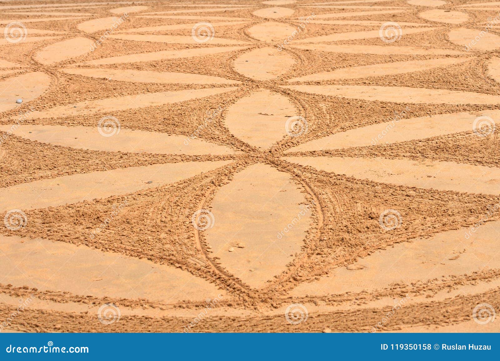 Linear pattern on sand stock photo. Image of dream, forms - 119350158