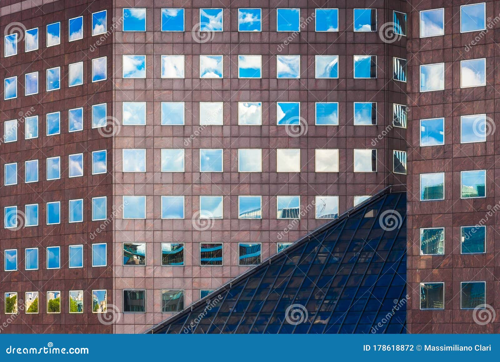 Abstract Skyscraper Reflective Glassy Walls and Windows Background ...