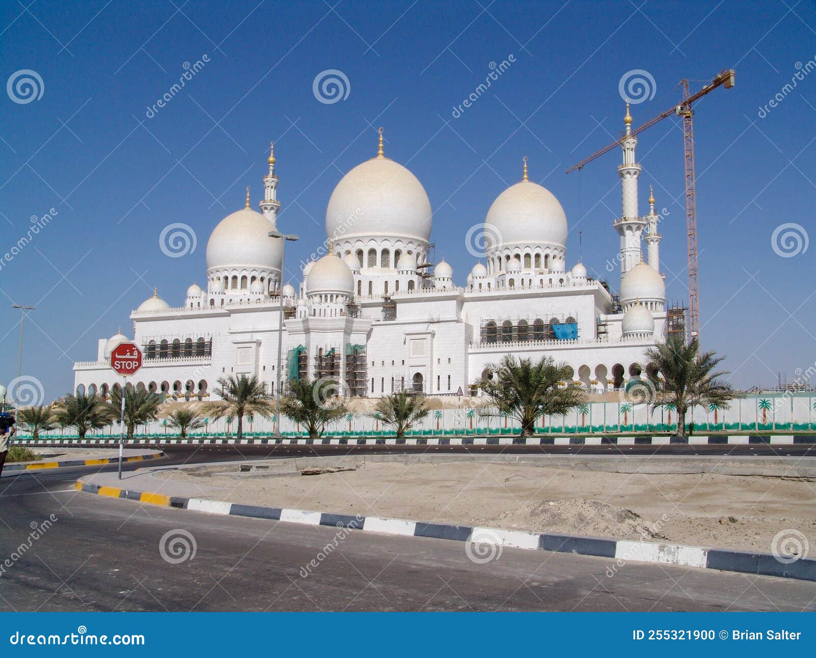 Abu Dhabi Historic: Construction of Sheikh Zayed Grand Mosque - (shot ...