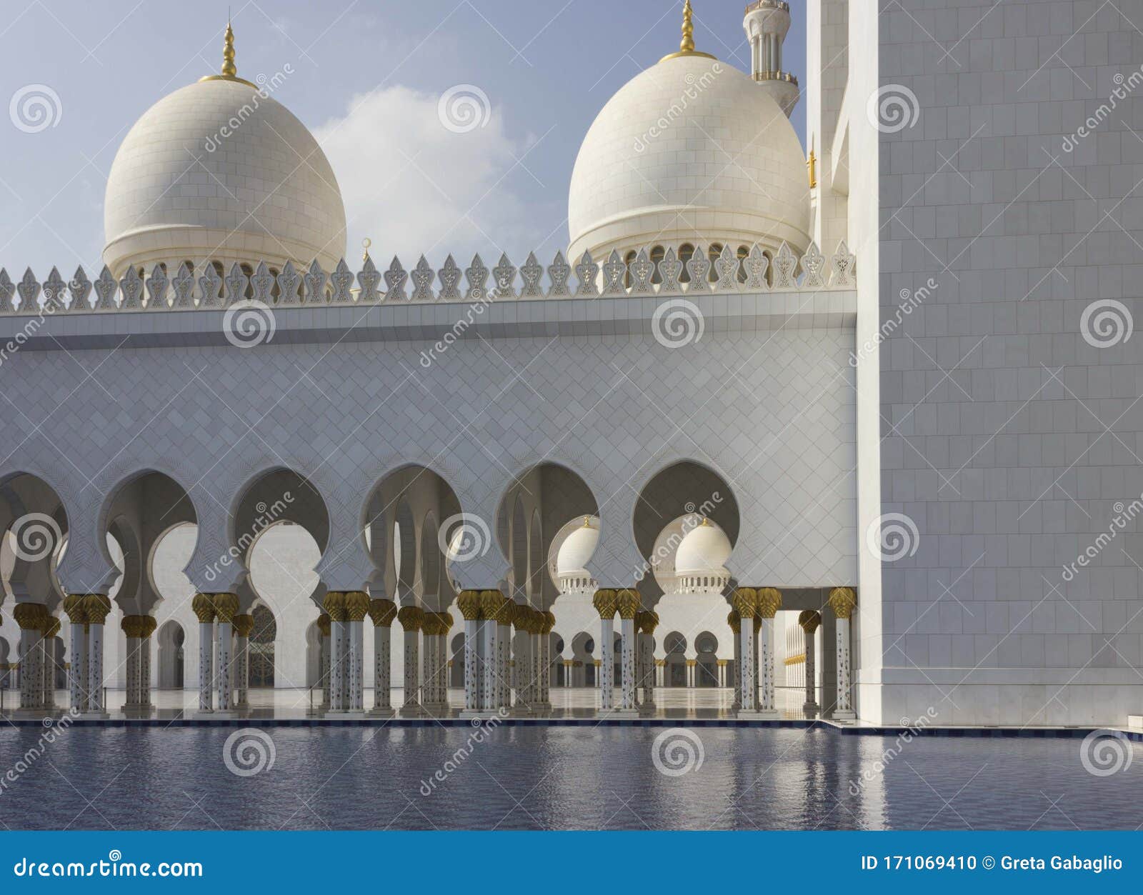 Pool of the Sheikh Al Zayed Mosque Stock Photo - Image of marble ...