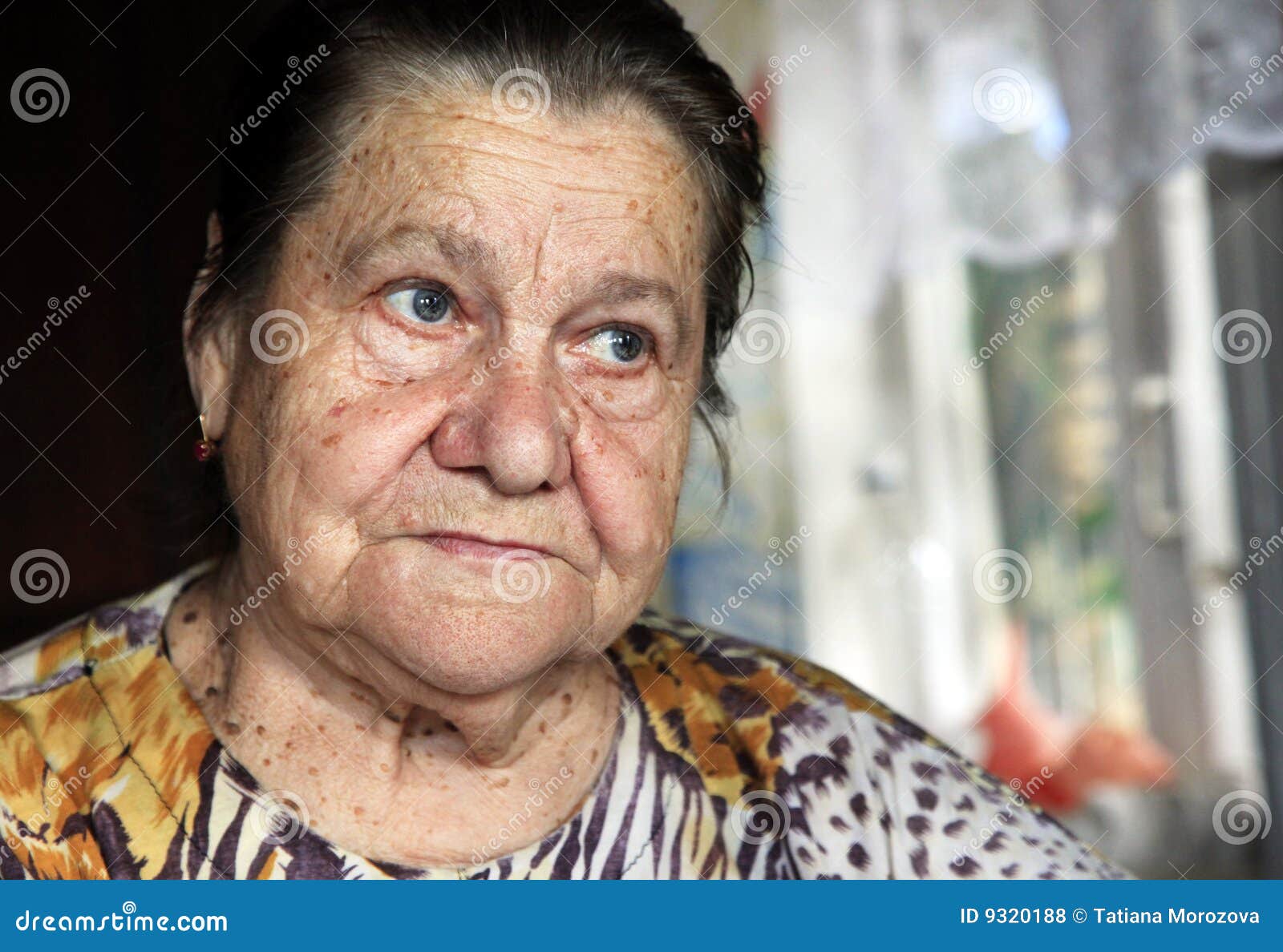 Abuela foto de archivo. Imagen de blanco, envejecimiento - 9320188