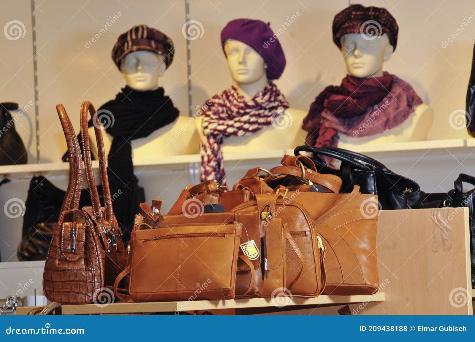 Accesorios de moda y ropa foto de archivo. Imagen de consumidor - 209438188