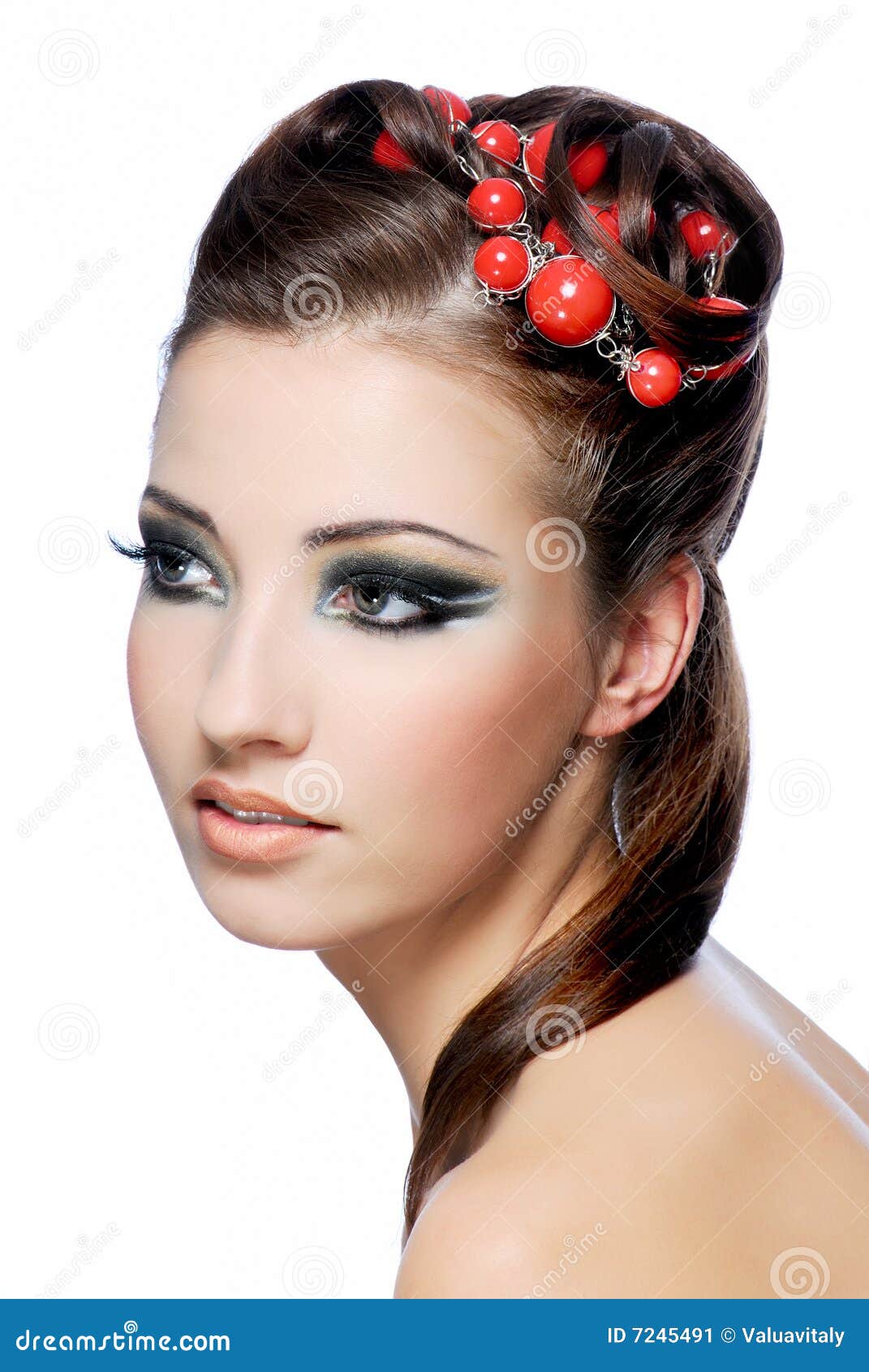 Acconciatura Di Bellezza E Trucco Alla Moda Immagine Stock - Immagine ...