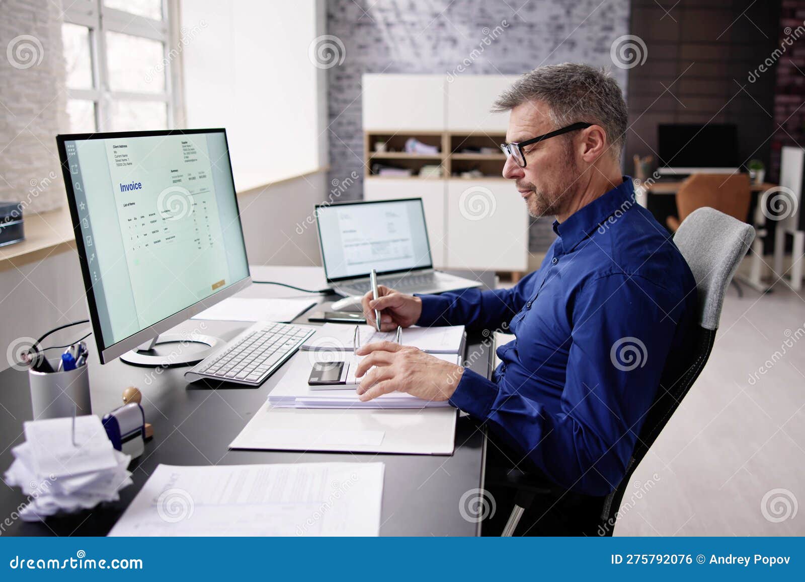 Accountant Using E Invoice Software at Computer Stock Photo - Image of ...