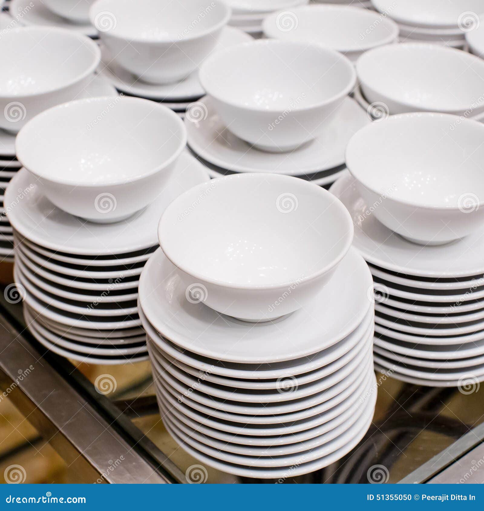 Accurate Pile Stack of the Round Ceramic White Empty Copyspace D Stock ...