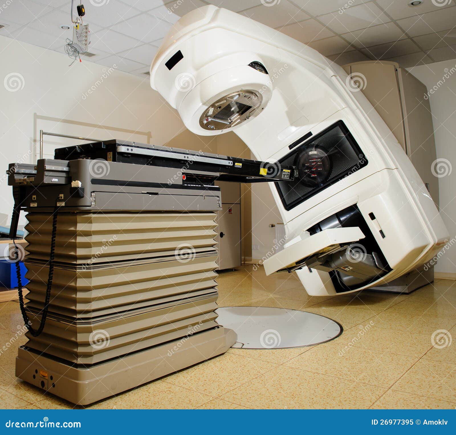 Acelerador Linear En El Hospital Imagen de archivo - Imagen de ...